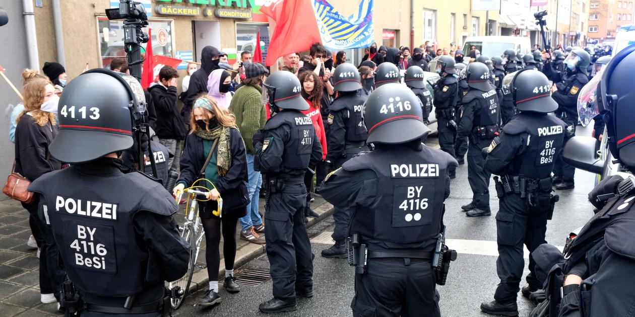 Polizei-Großeinsatz in Nürnberg: So liefen die Mai-Demos ab Polizei-Großeinsatz in Nürnberg: So liefen die Mai-Demos ab