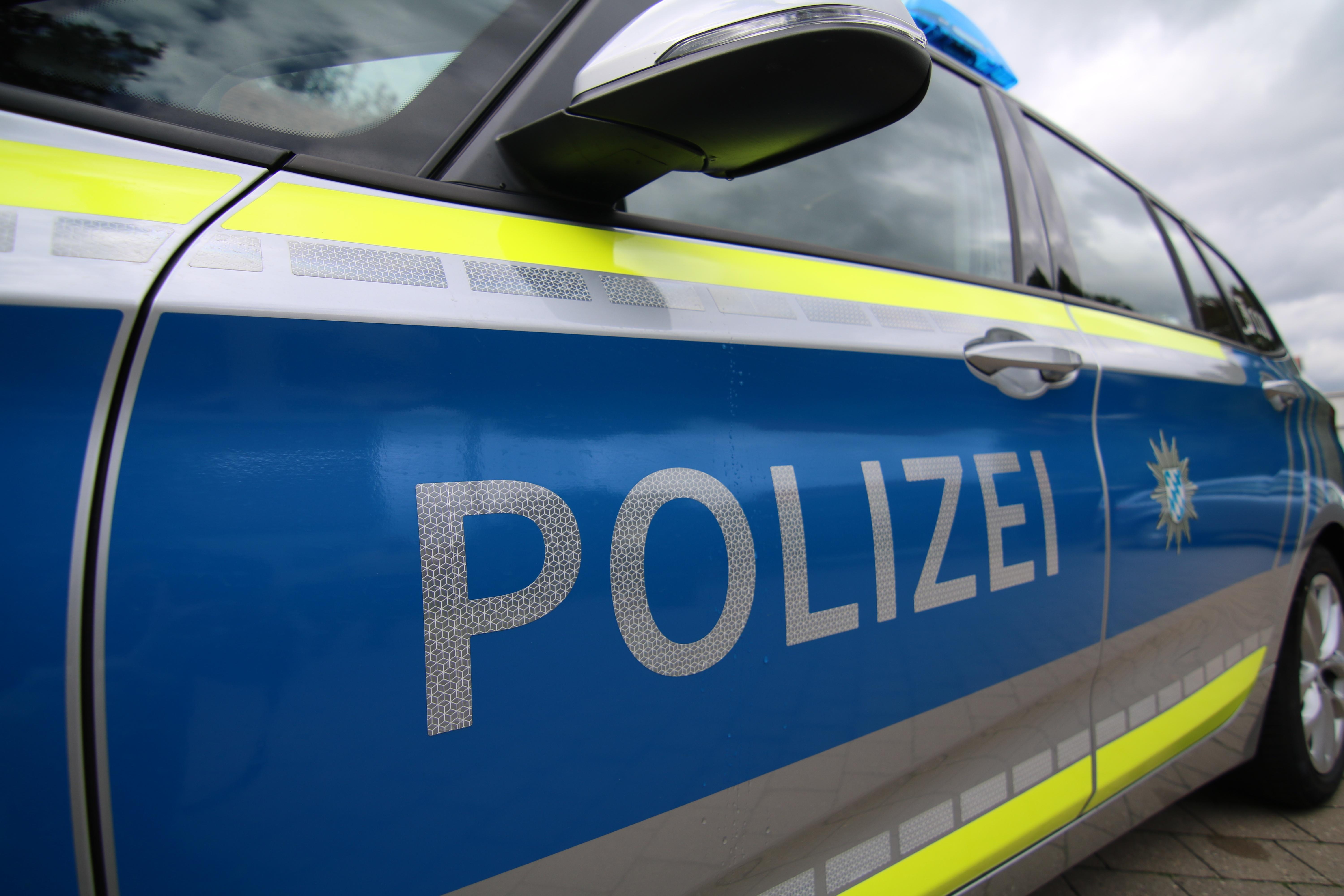 Scherbenmeer auf der A3 bei Laaber