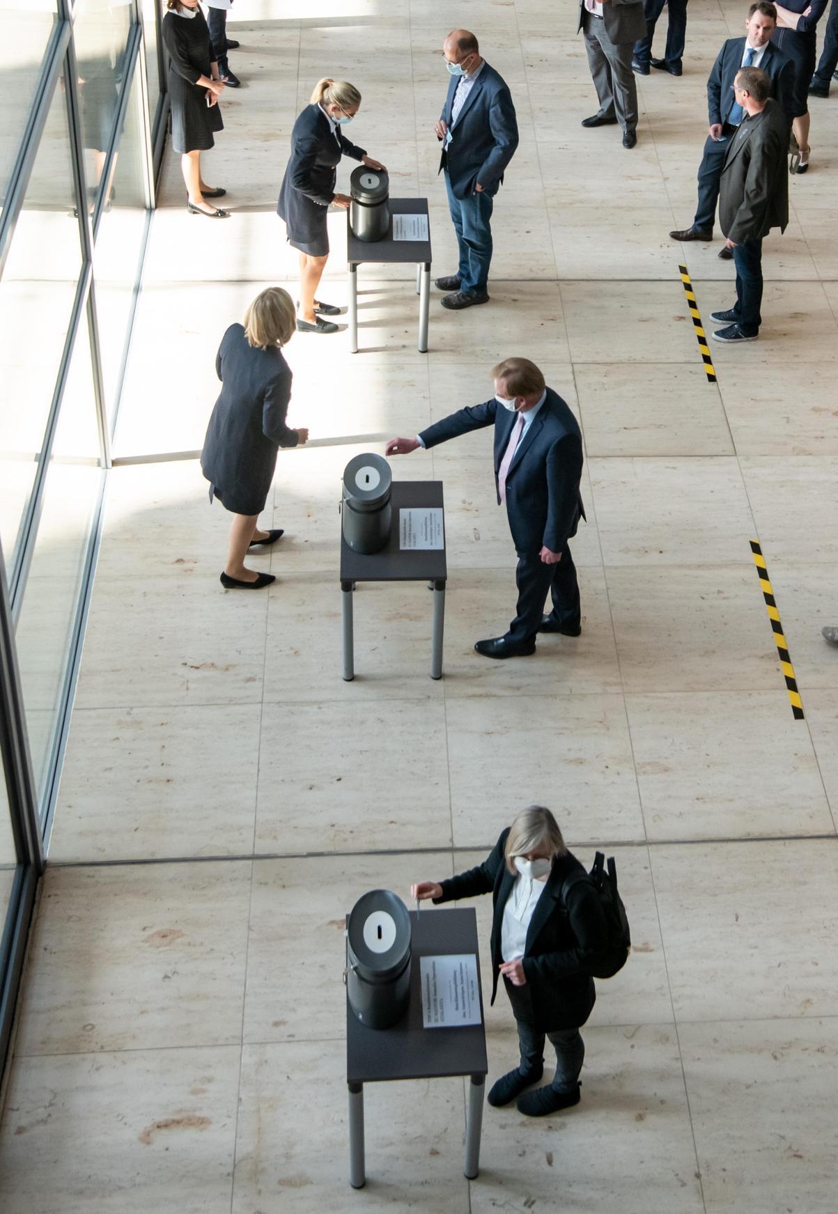 Bundestagsbeschluss: 12.000 Bürger müssen den Wahlkreis wechseln