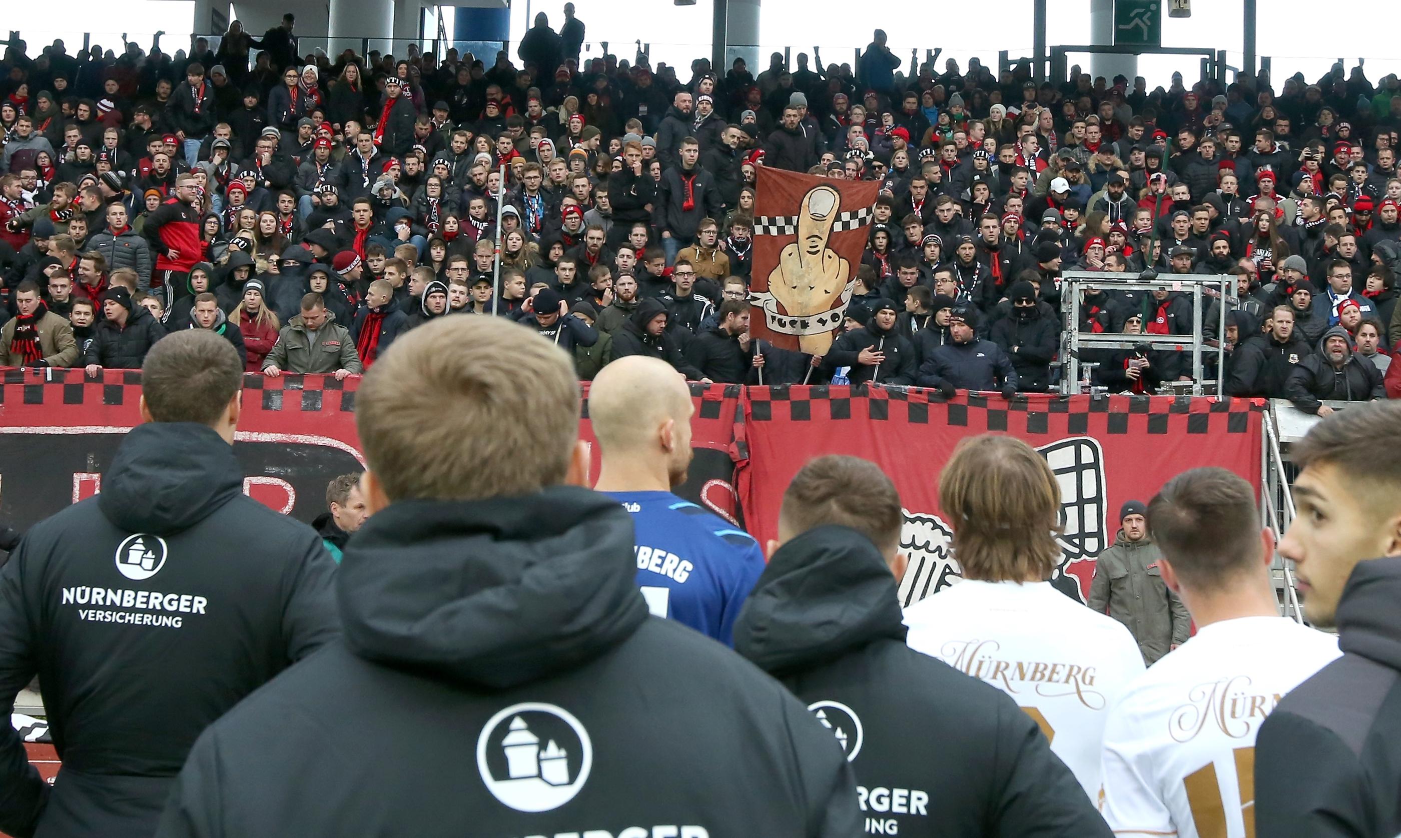 "Ihr solltet euch schämen": FCN-Fans schäumen im Netz vor Wut