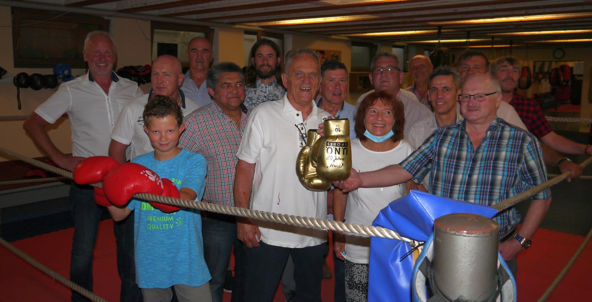 Neumarkt: Goldene Box-Generation geformt