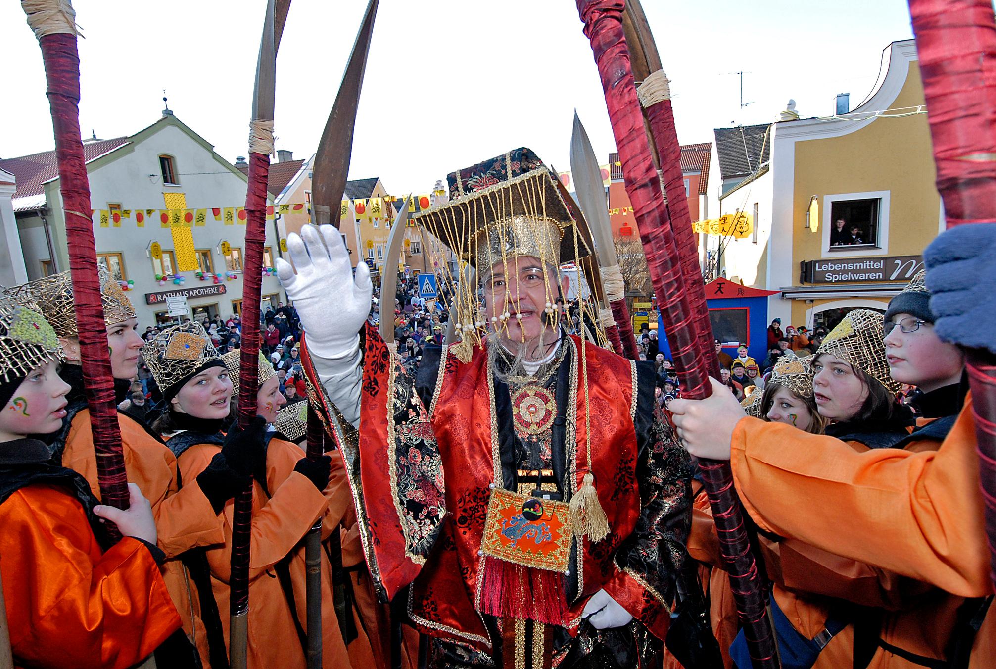 Chinesen-Fasching in Dietfurt: Das müssen die Besucher am Unsinnigen ...