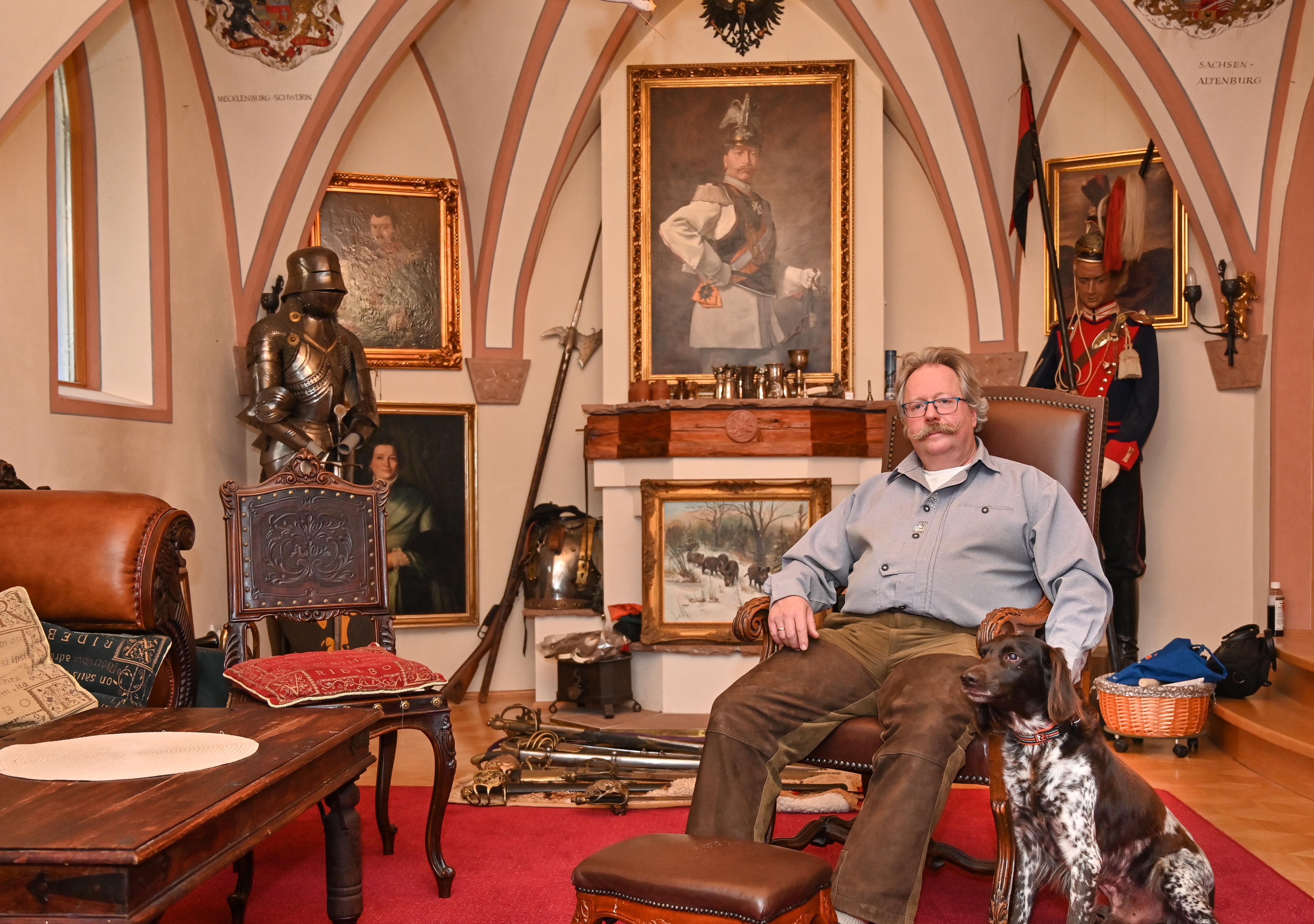 Von Ritterrüstungen und historischen Gemälden: Ein Heidecker Sammler ...