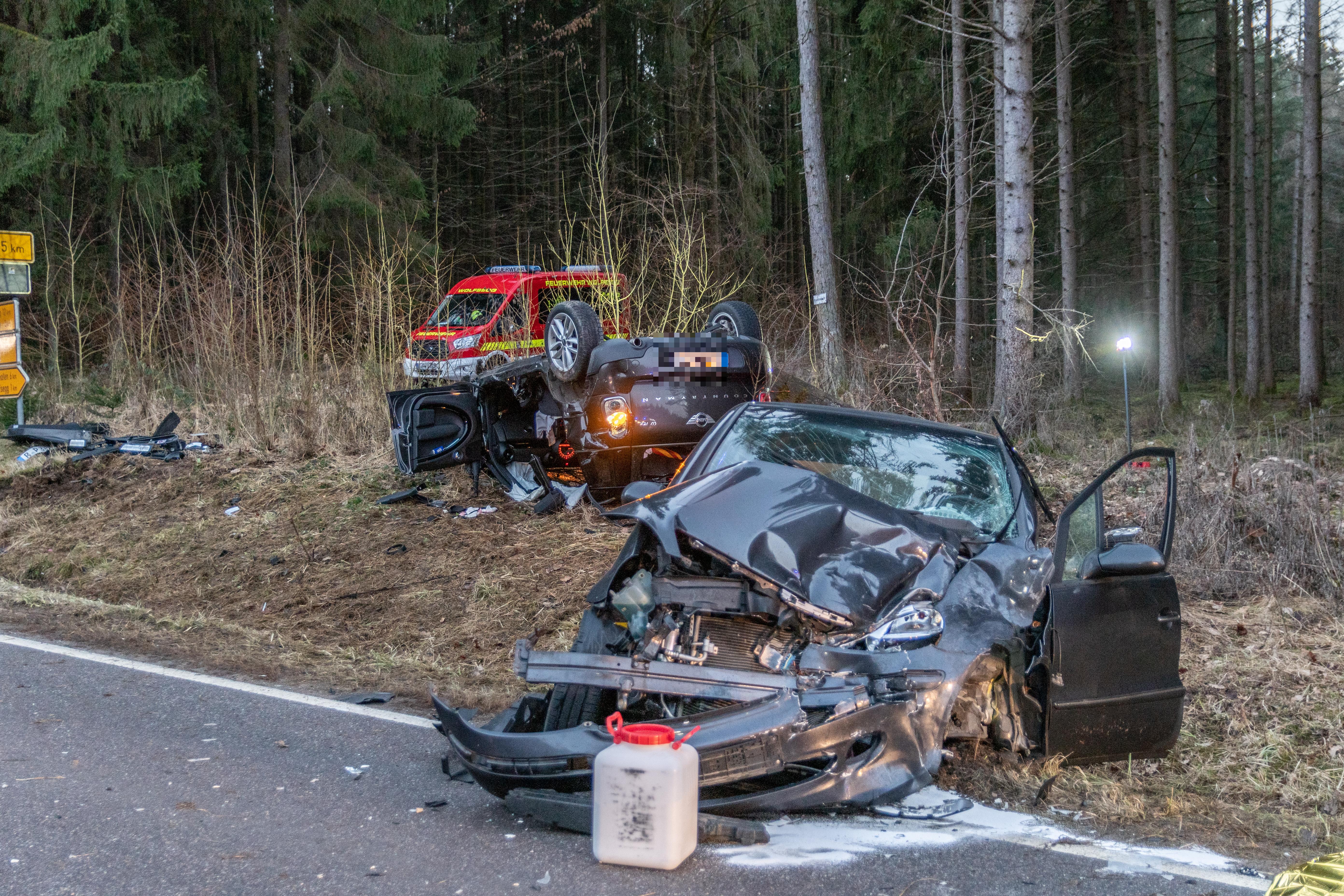 Schwerer Unfall bei Regensburg: 92-Jähriger stirbt, Frau schwer verletzt