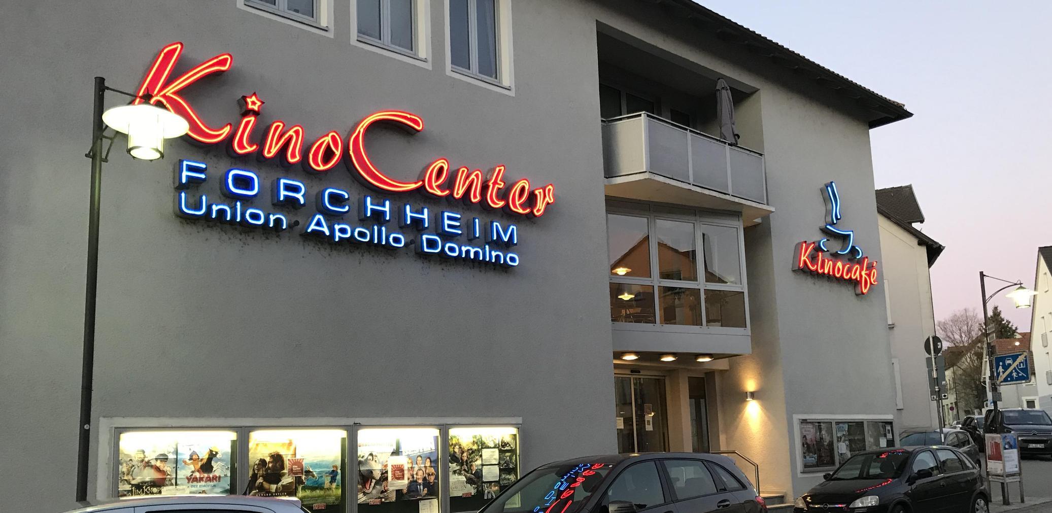 Licht an: Forchheimer Kino Center macht auf Situation in der Pandemie ...