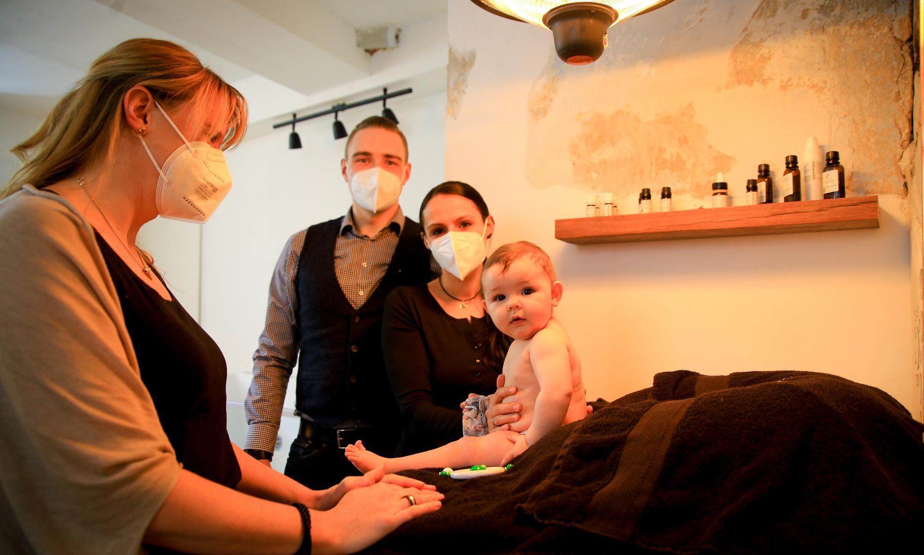 Wie sich Corona auf Schwangere und junge Eltern auswirkt