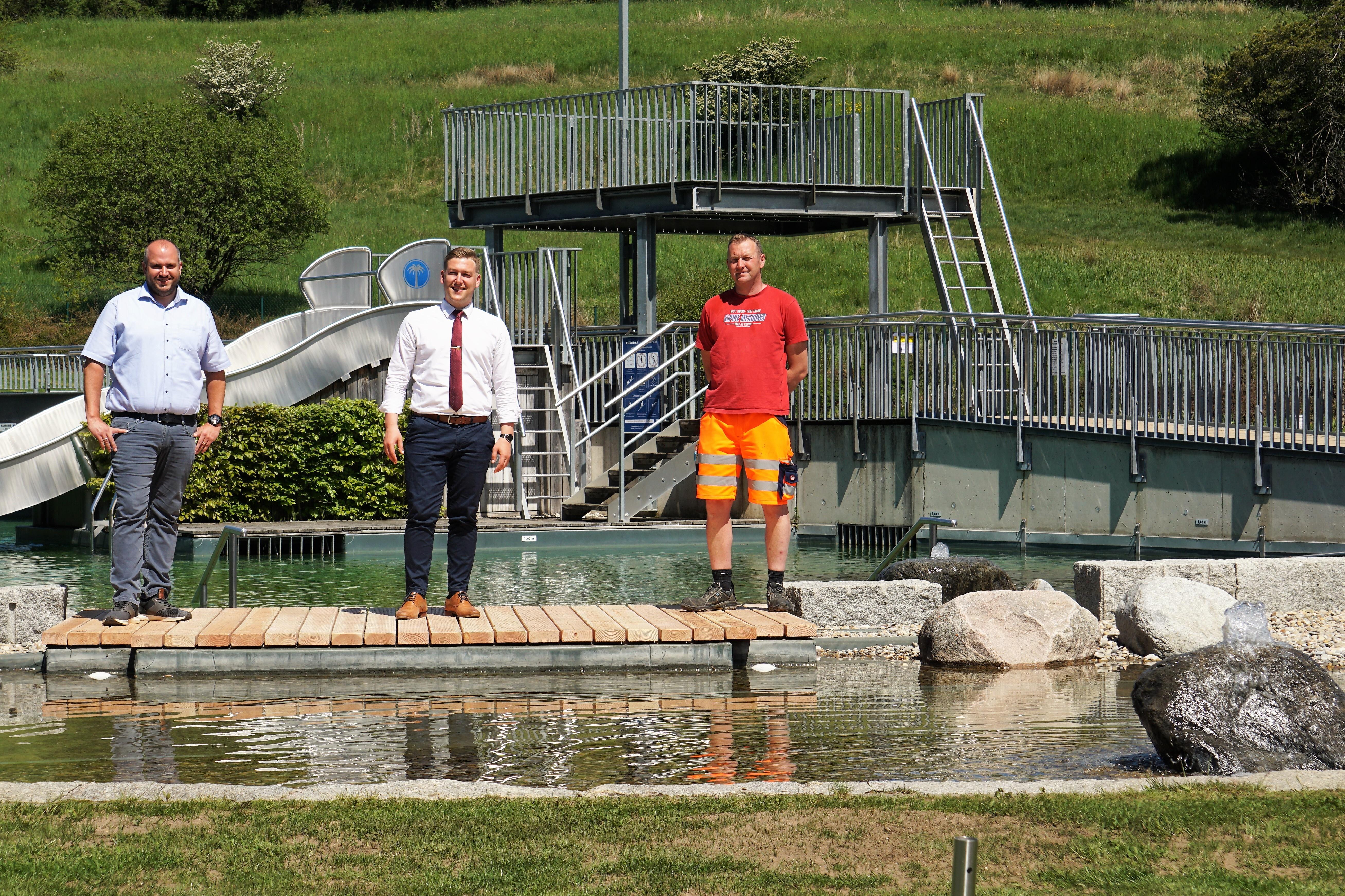 Pack die Badehose ein: Das Naturbad in Deining ist geöffnet