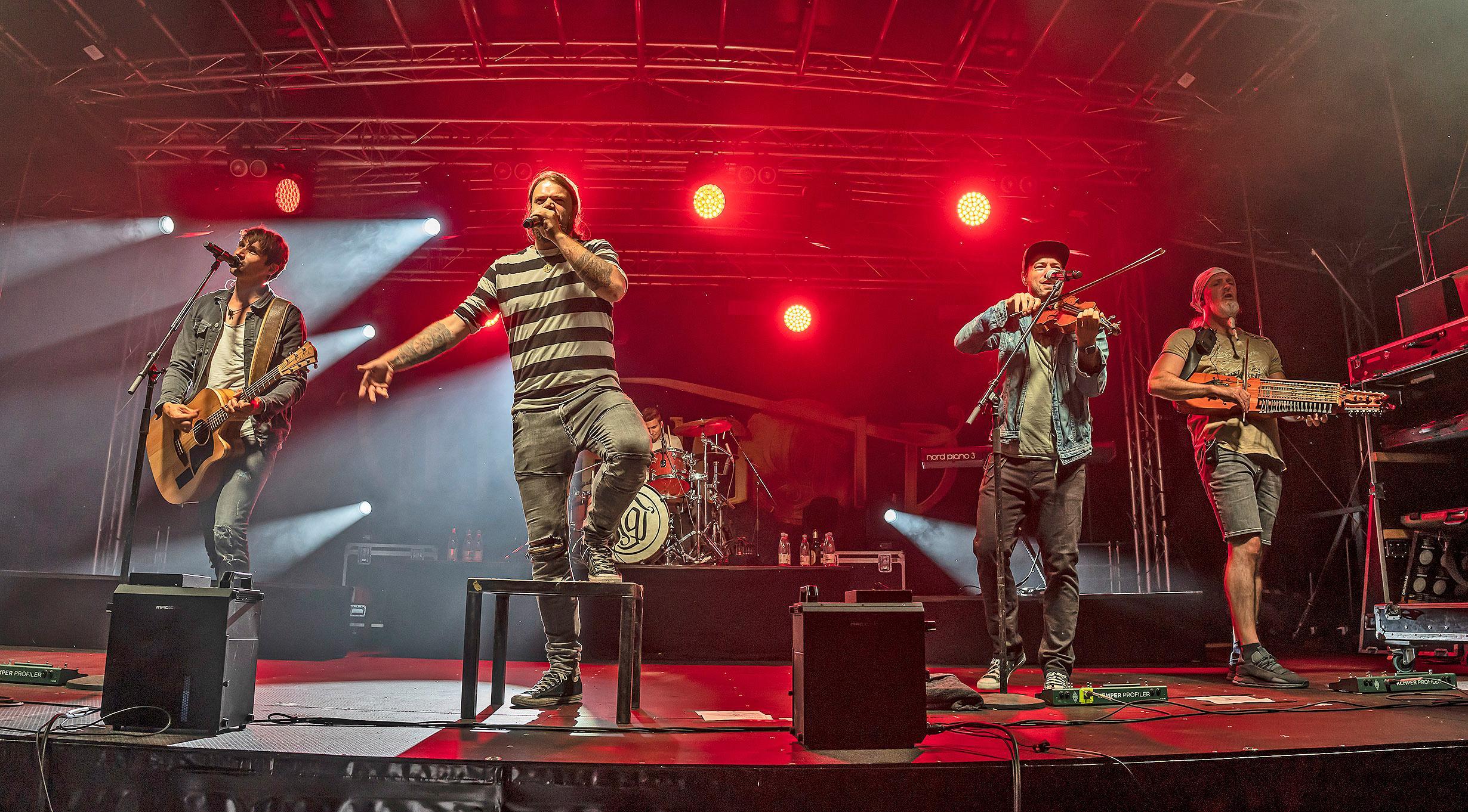 Mittelalter-Rocker: Wer zum Höchstadter Schlosshoffestival kommt