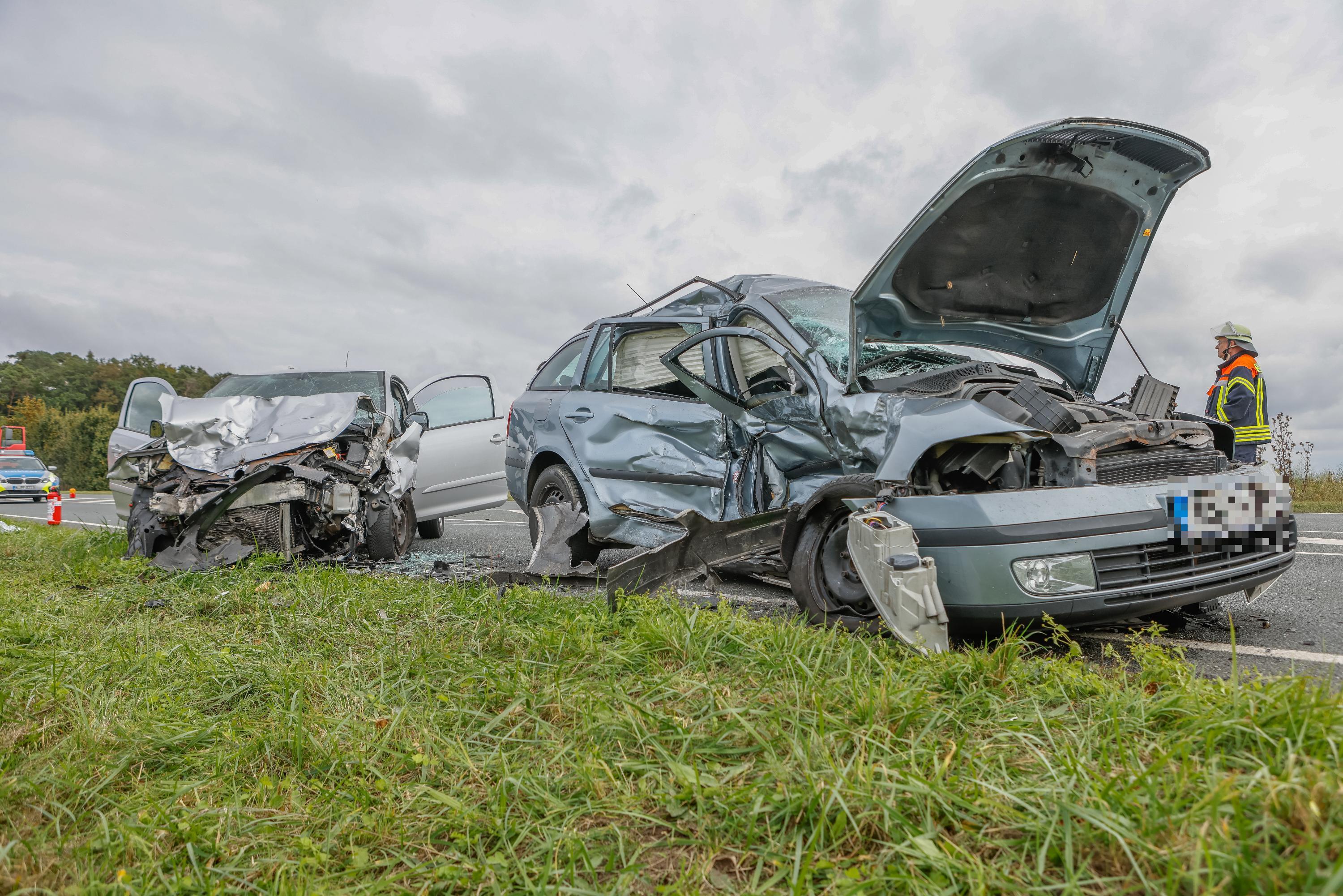Autos krachen heftig zusammen: Kleinkind bei Unfall im Kreis Fürth ...