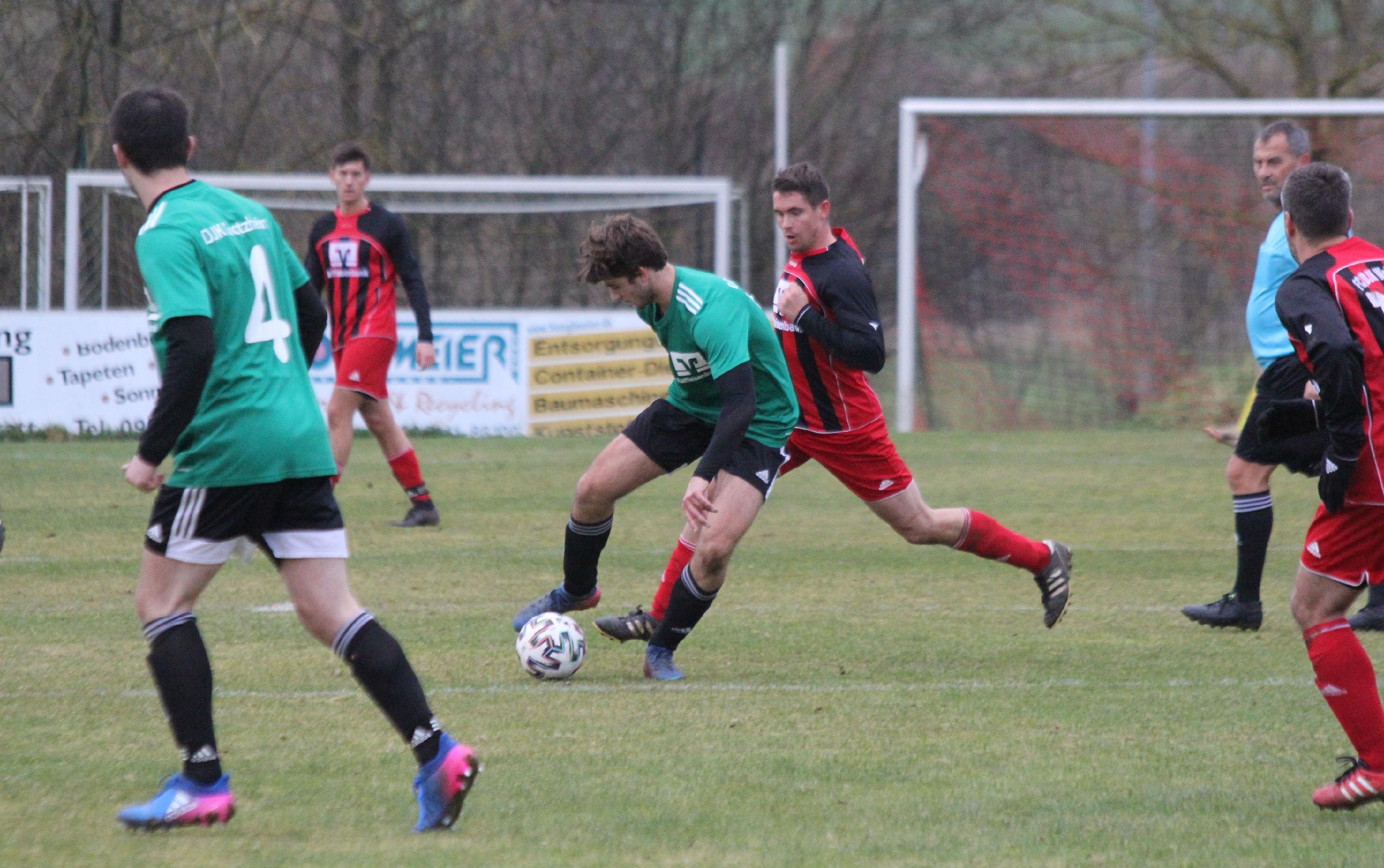Der FC/DJK Weißenburg ließ es mit einem 5:1 im Verfolgerduell gegen ...