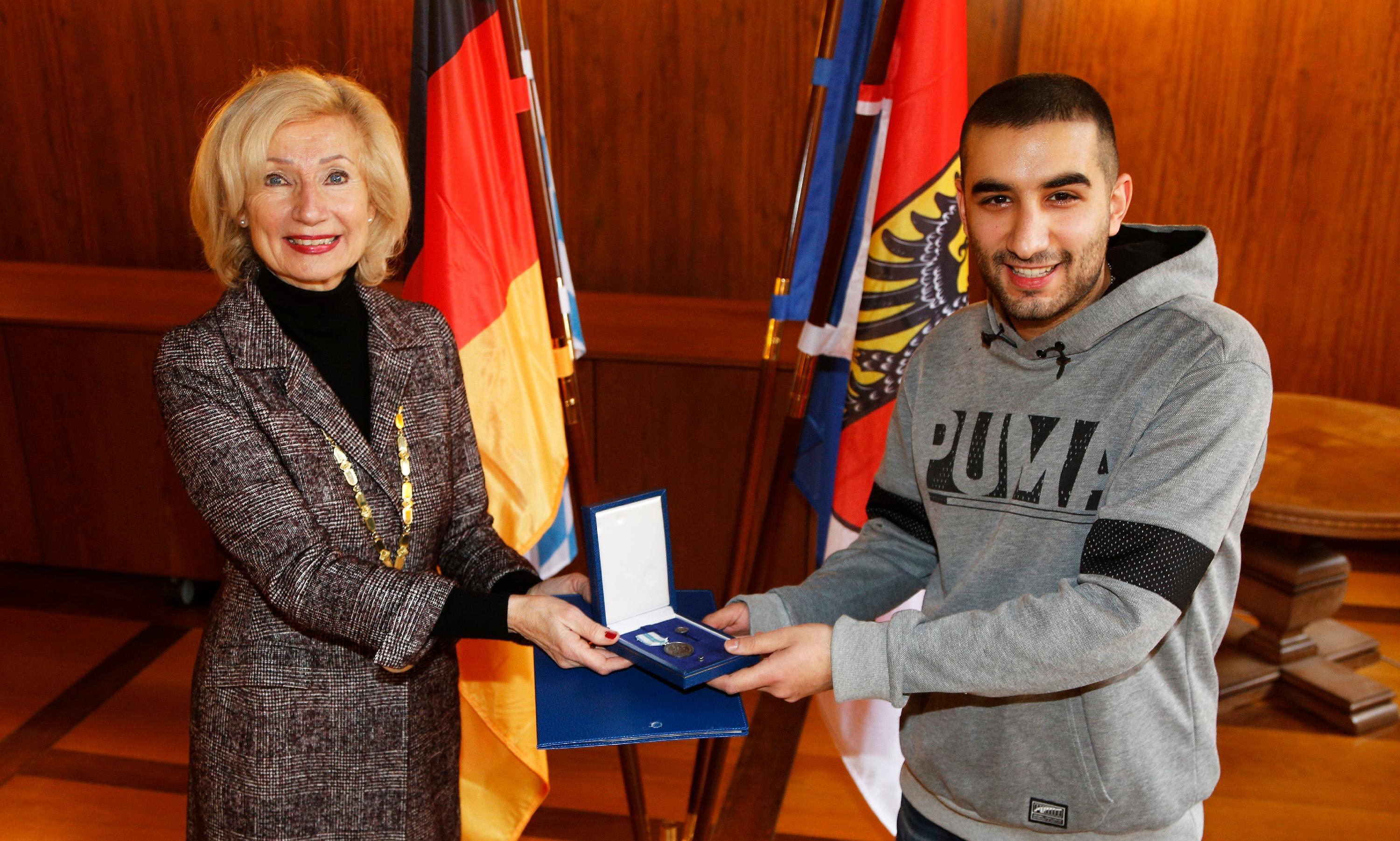 Lebensretter: Medizinstudent aus Nürnberg ausgezeichnet