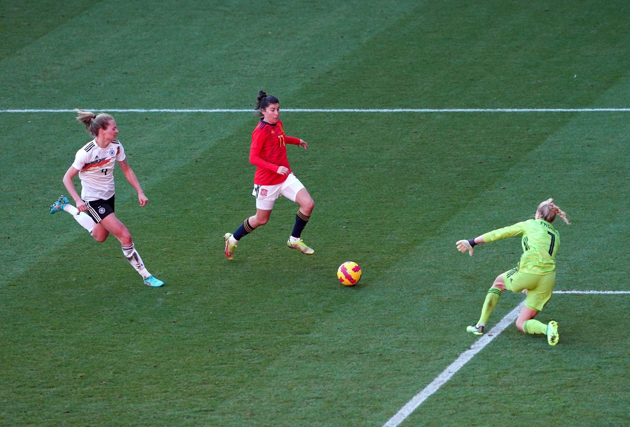 "Tolles Spiel" und "Topniveau": Frohms glänzt als Nummer 1