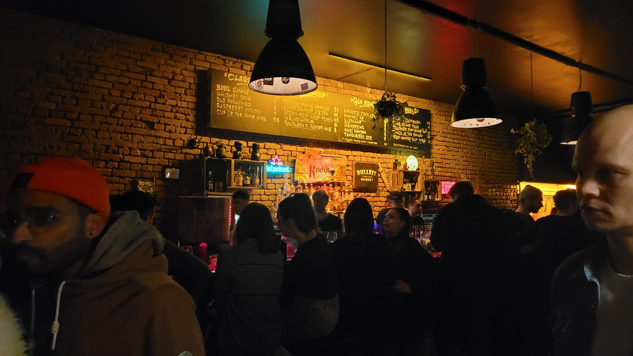 Clubs und Bars feiern Wiedereröffnung: Das war die erste Partynacht in ...