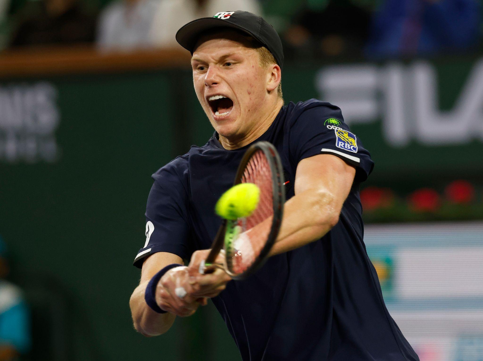 US-Profi Brooksby schleudert Schläger in Richtung Balljunge