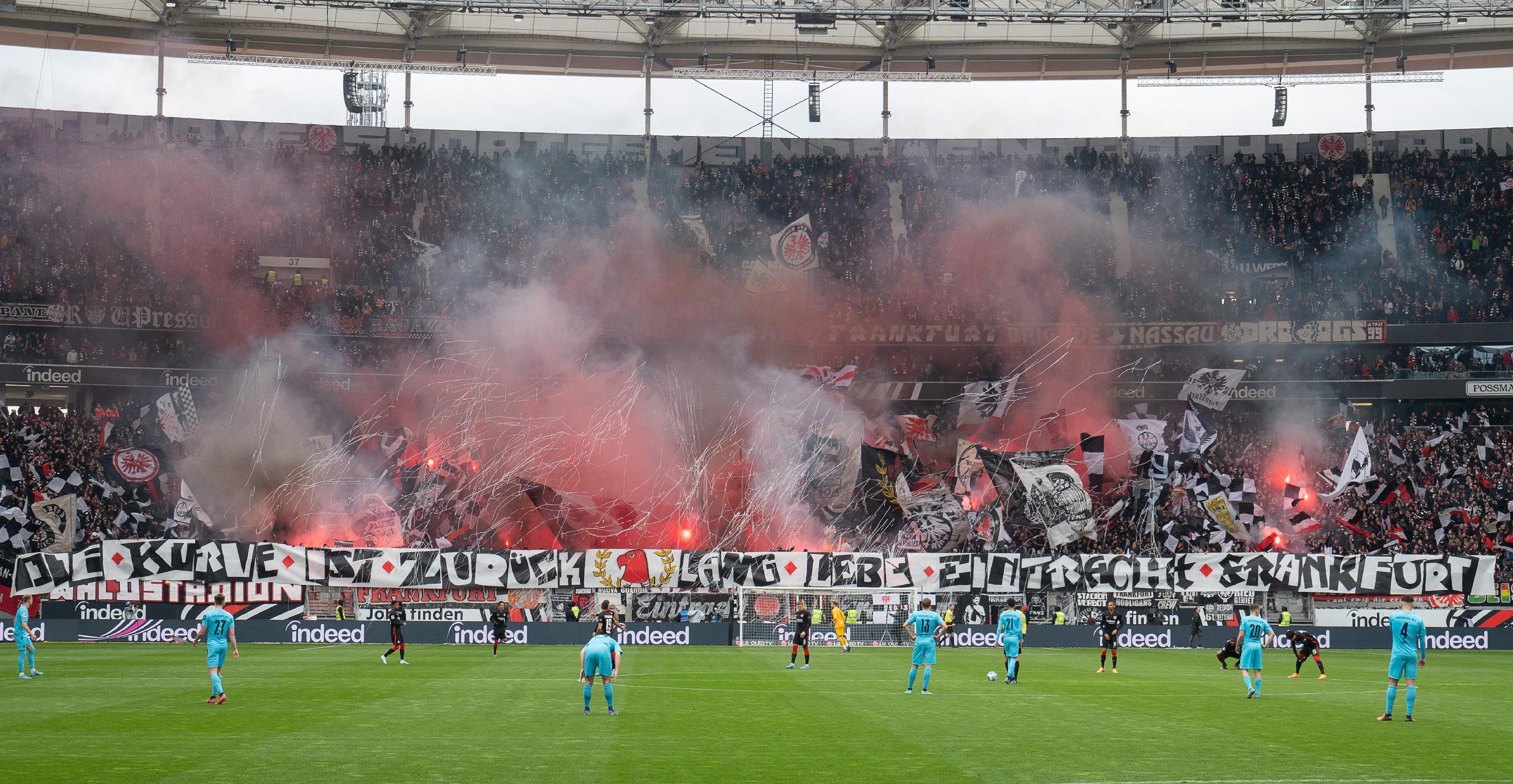 Emotionen, Ultras, Pyro: Über 200.000 Fans pilgerten wieder in die Stadien