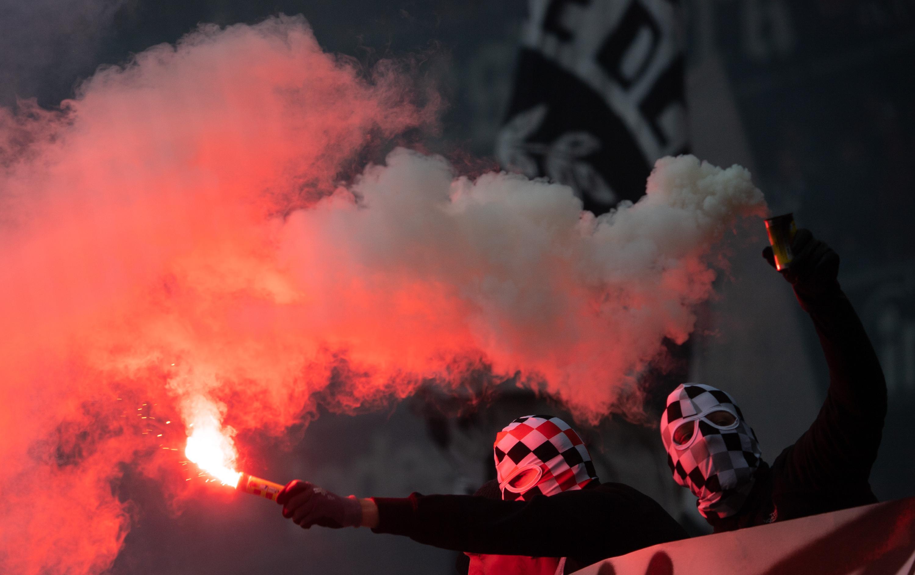Emotionen, Ultras, Pyro: Über 200.000 Fans pilgerten wieder in die Stadien