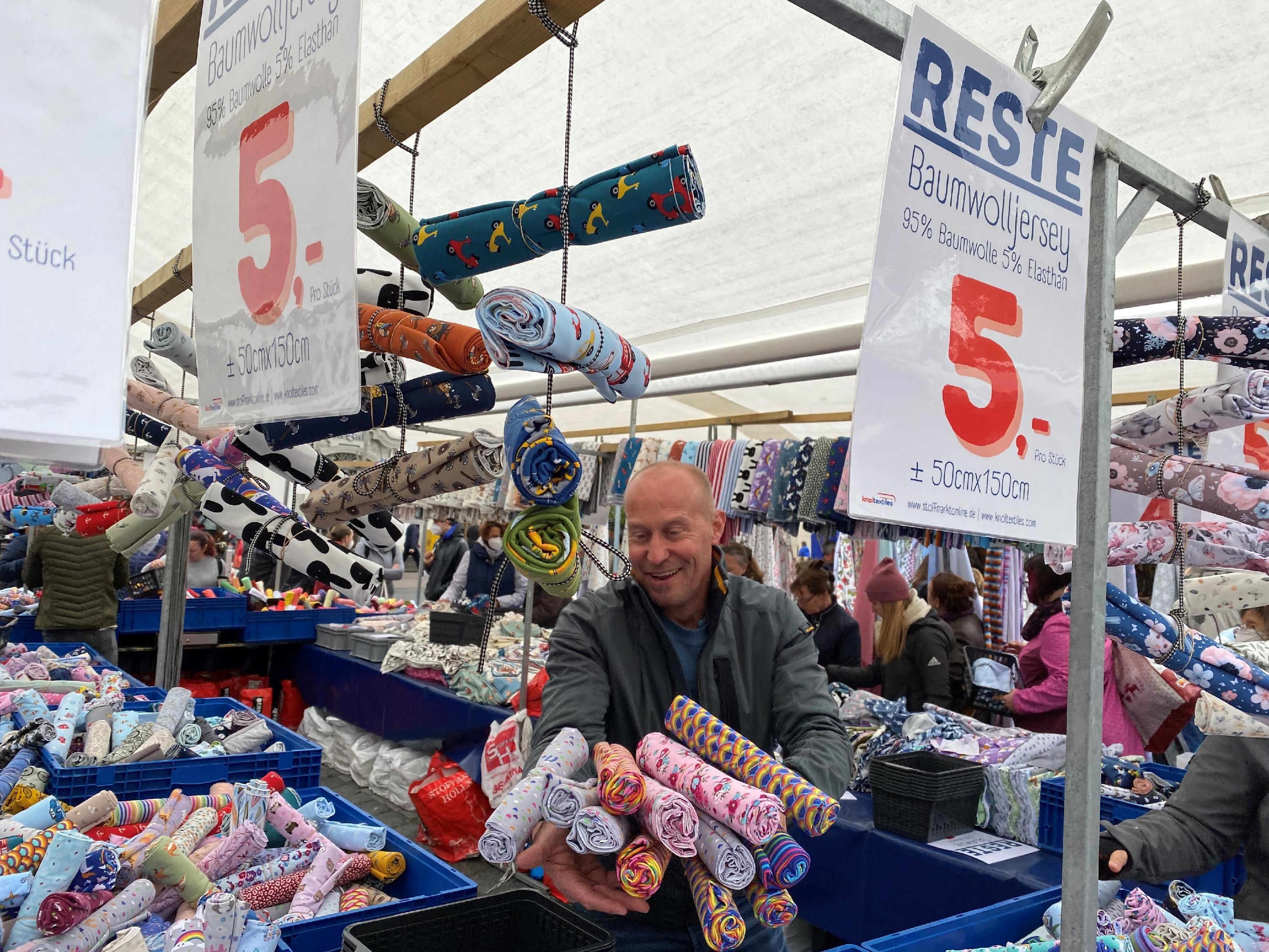 Glücksmomente beim ersten Holland-Stoffmarkt ohne Corona-Auflagen