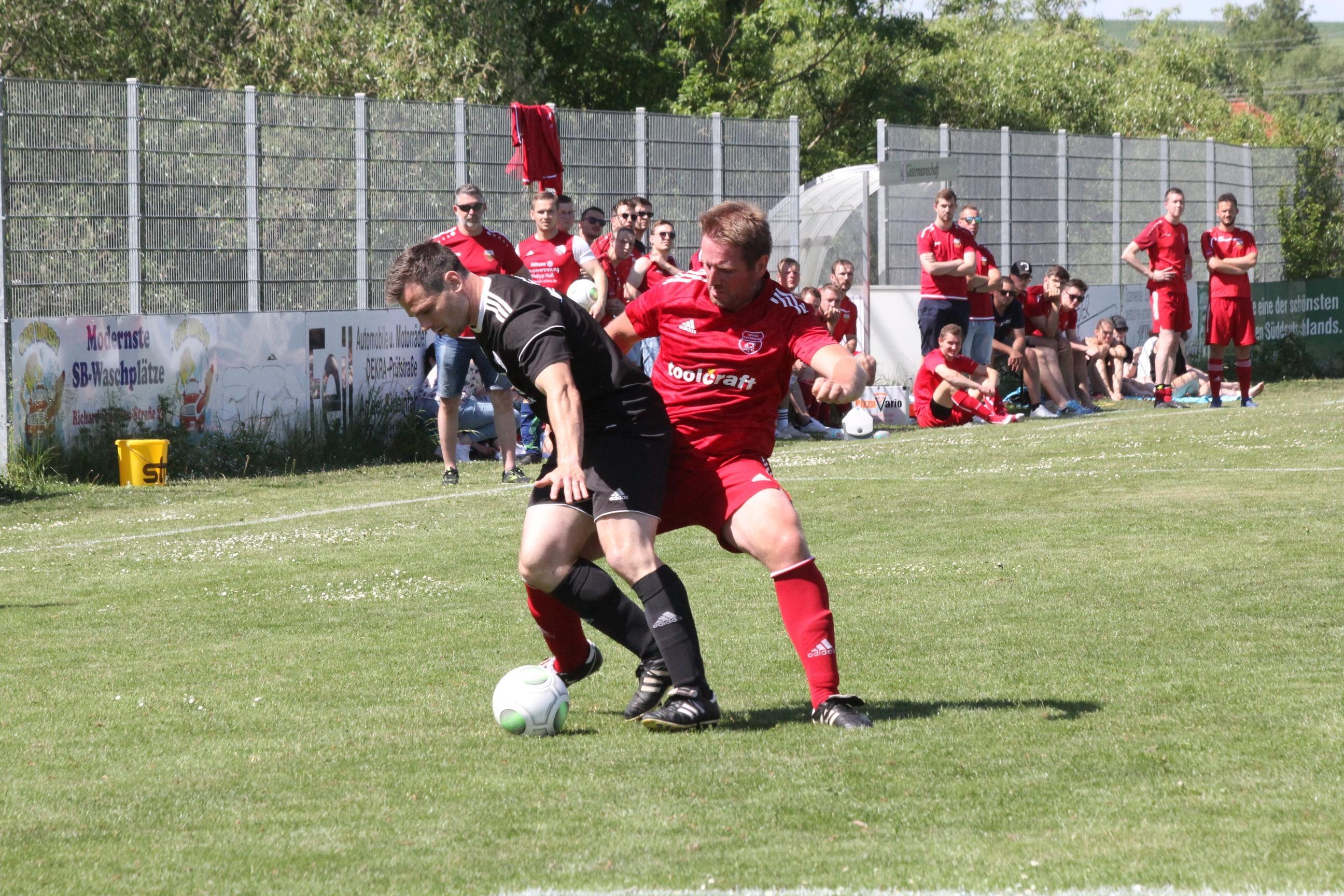 Der FC/DJK Weißenburg hofft wieder, die Eintracht Kattenhochstatt bangt ...