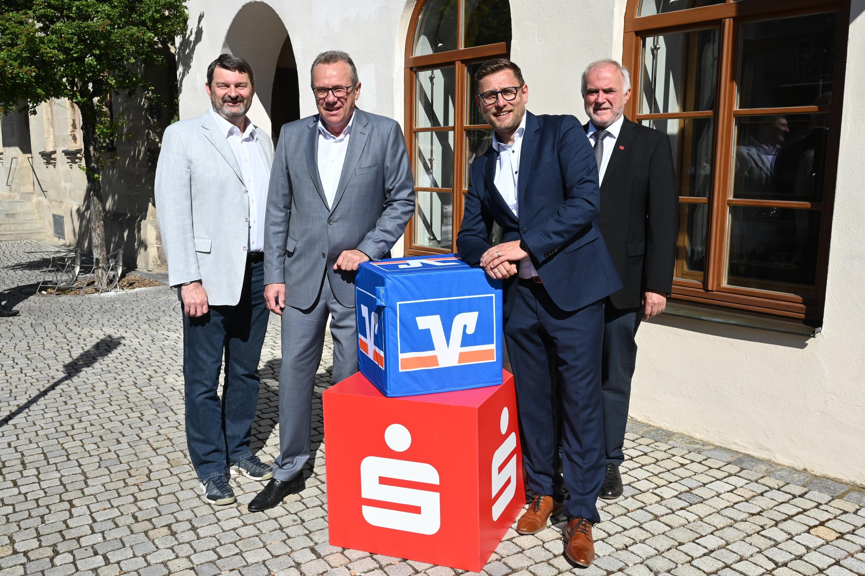 Sparkasse und Raiffeisenbank eröffnen in Heideck ihre erste Split-Filiale