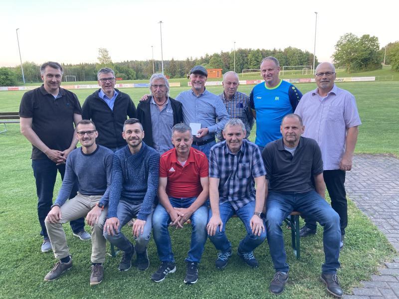 Glänzende Plaketten für Hellberg-Legenden