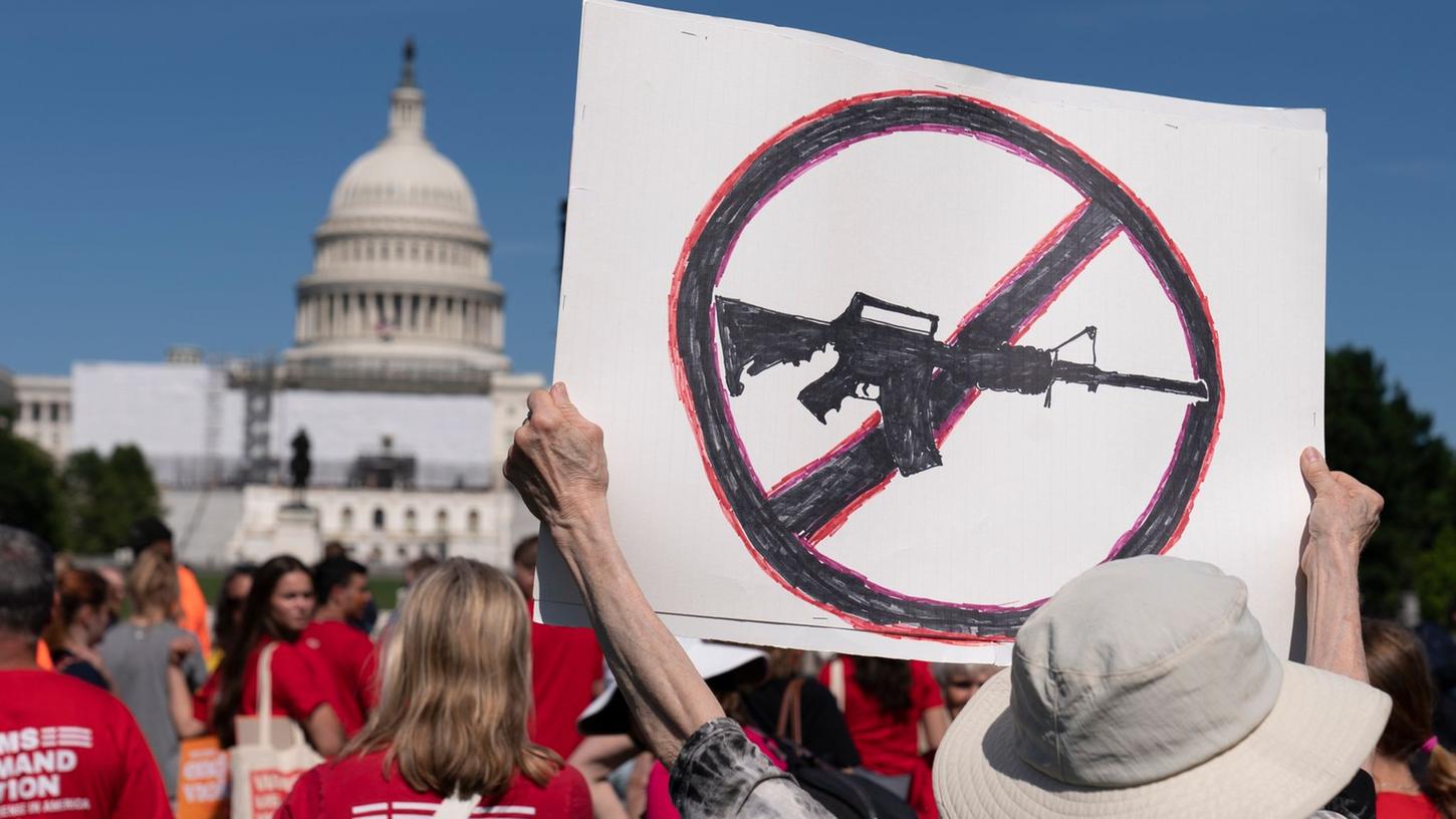 US-Kongress beschließt besseren Schutz vor Waffengewalt US-Kongress beschließt besseren Schutz vor Waffengewalt