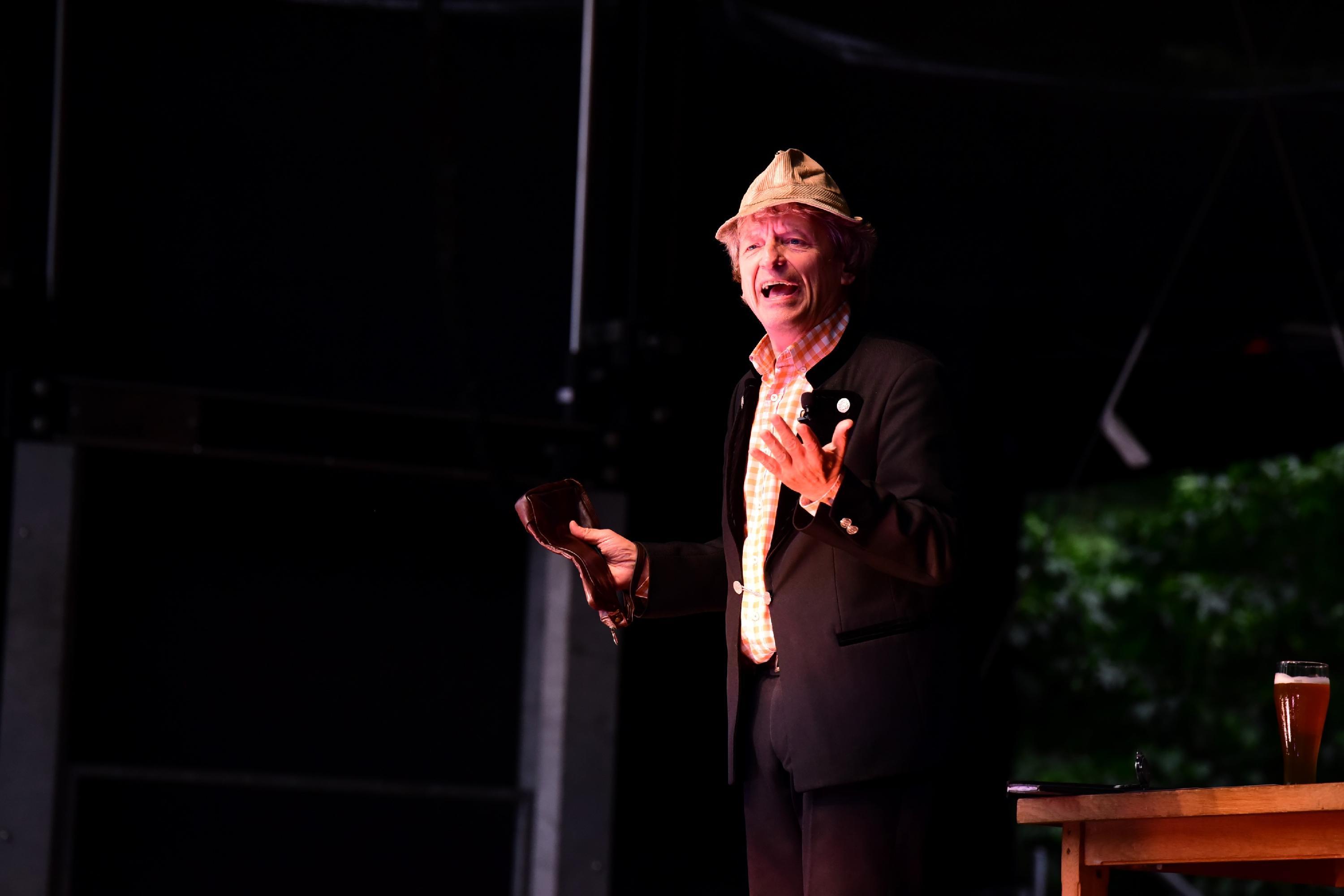 Kabarettist Erwin Pelzig ist zu Gast bei den Stadtparkkonzerten in ...