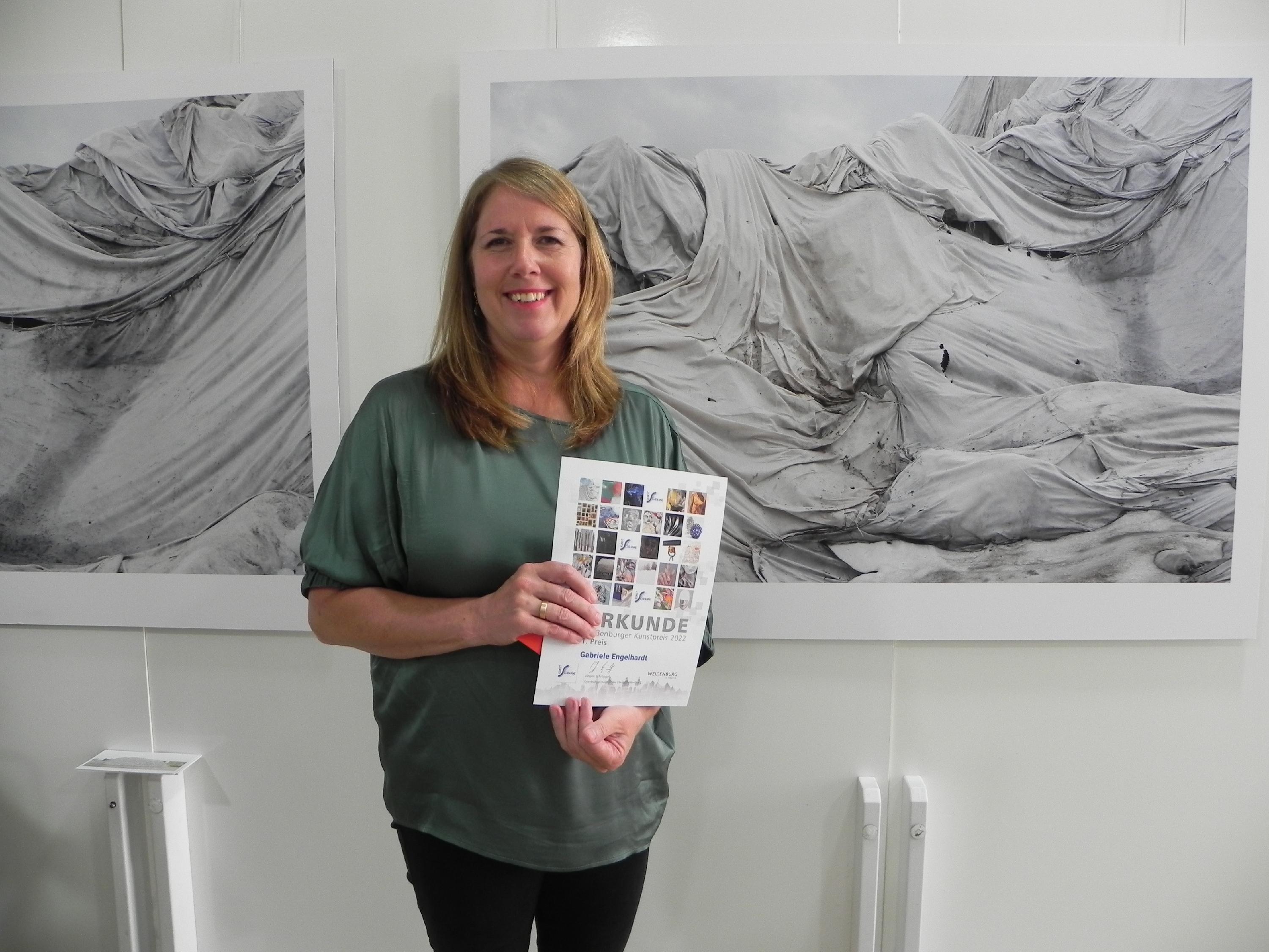 Gabriele Engelhardt holt den ersten Platz beim Weißenburger Kunstpreis