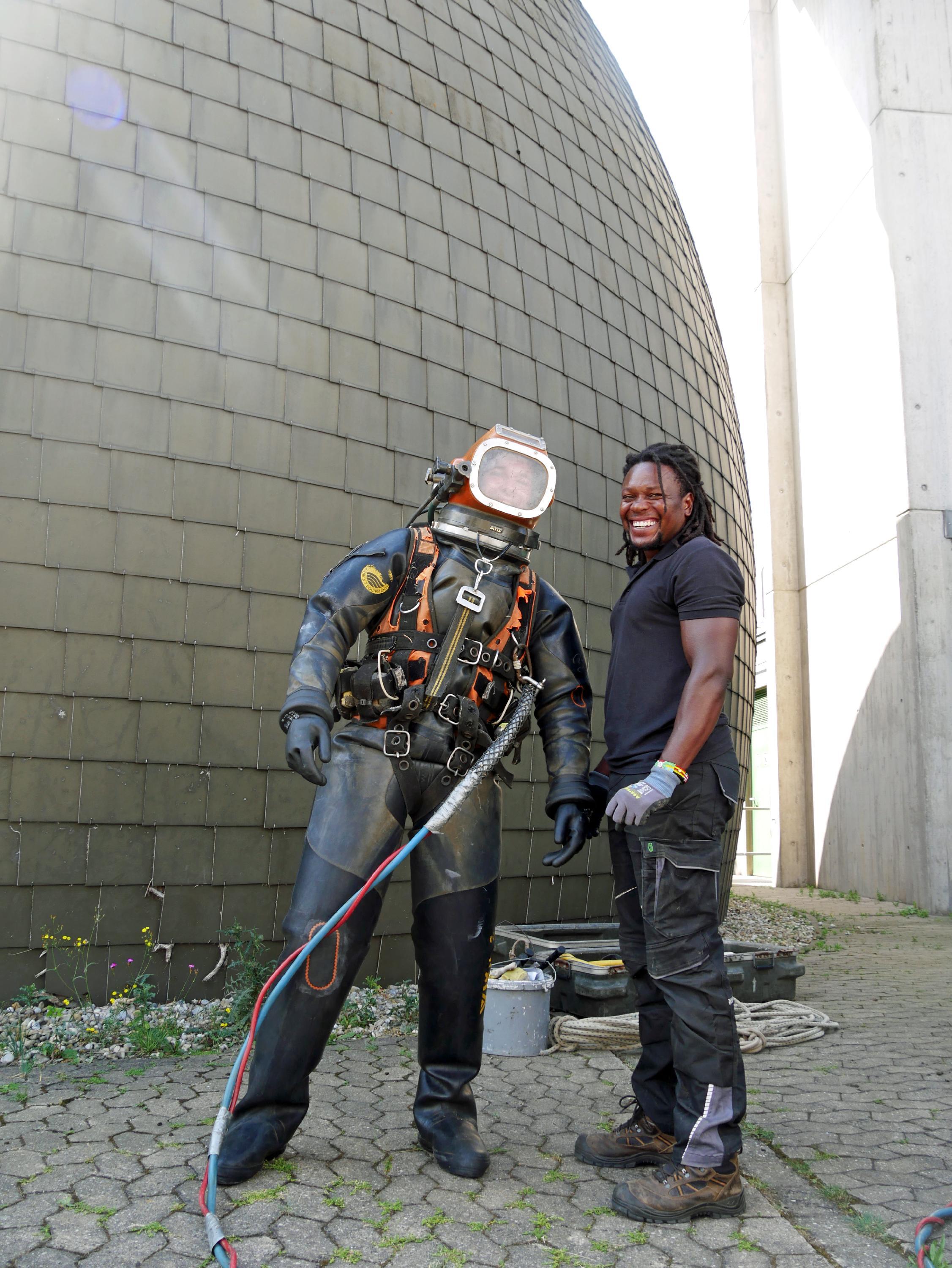 Schmutzige Angelegenheit: Taucher untersuchen Faulturm der Gunzenhäuser ...