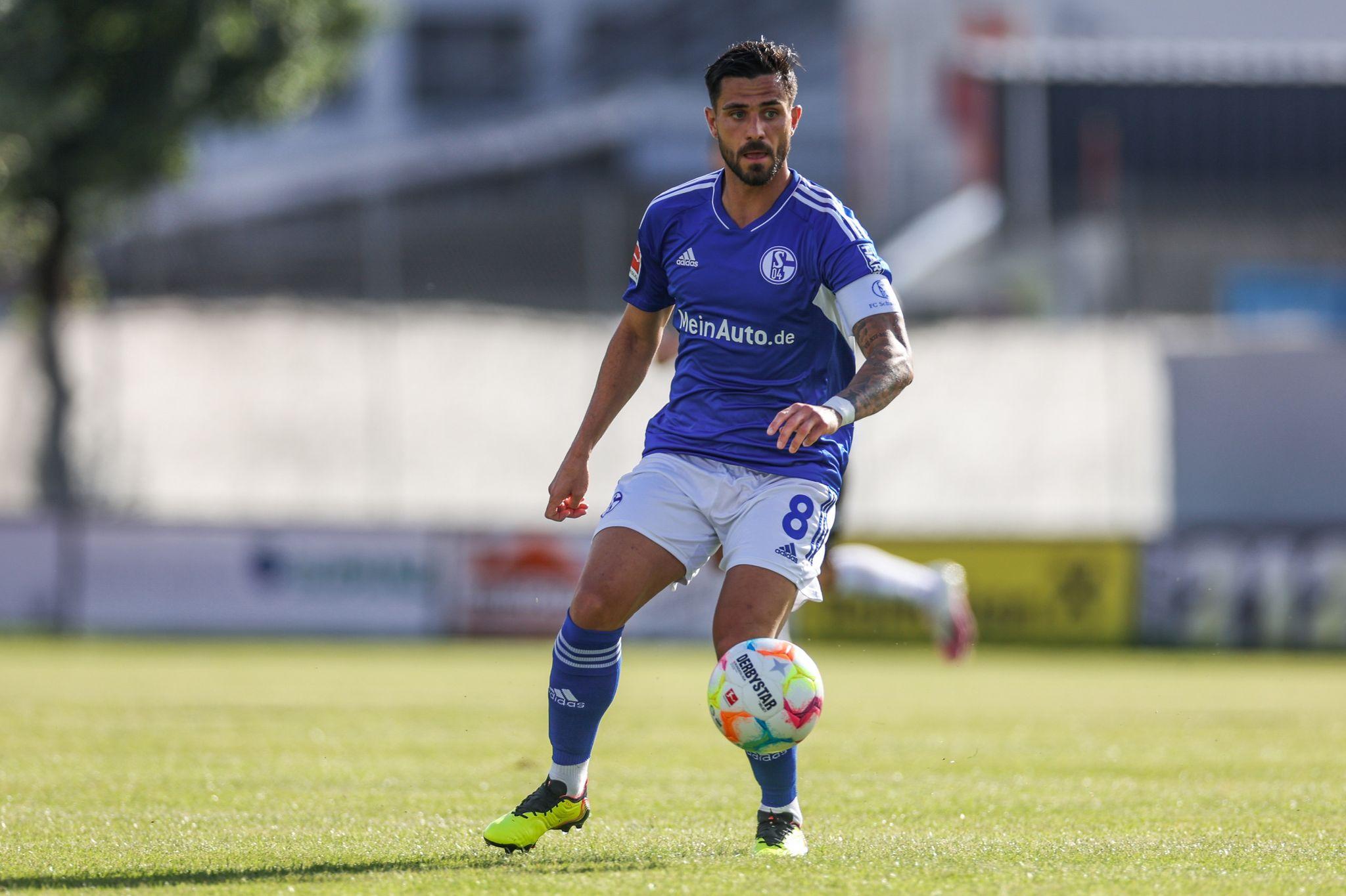 Latza bleibt Kapitän beim FC Schalke 04