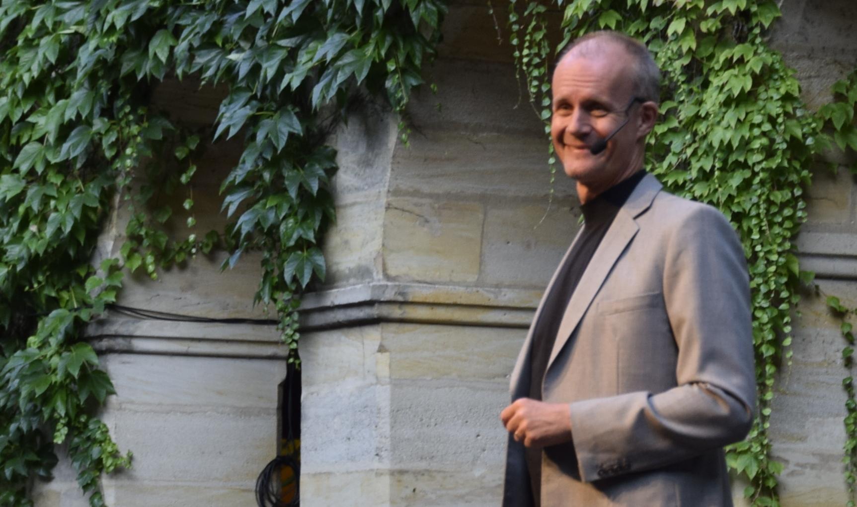 Ziel Hauptbahnhof: Ein Roadtrip mit Max Uthoff