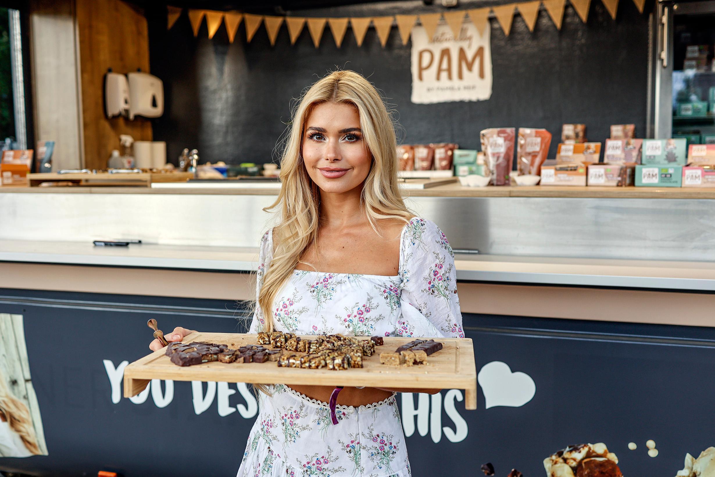 Zwischen Proteinriegeln und sattem Bass: Pamela Reif stattet Open Beatz ...