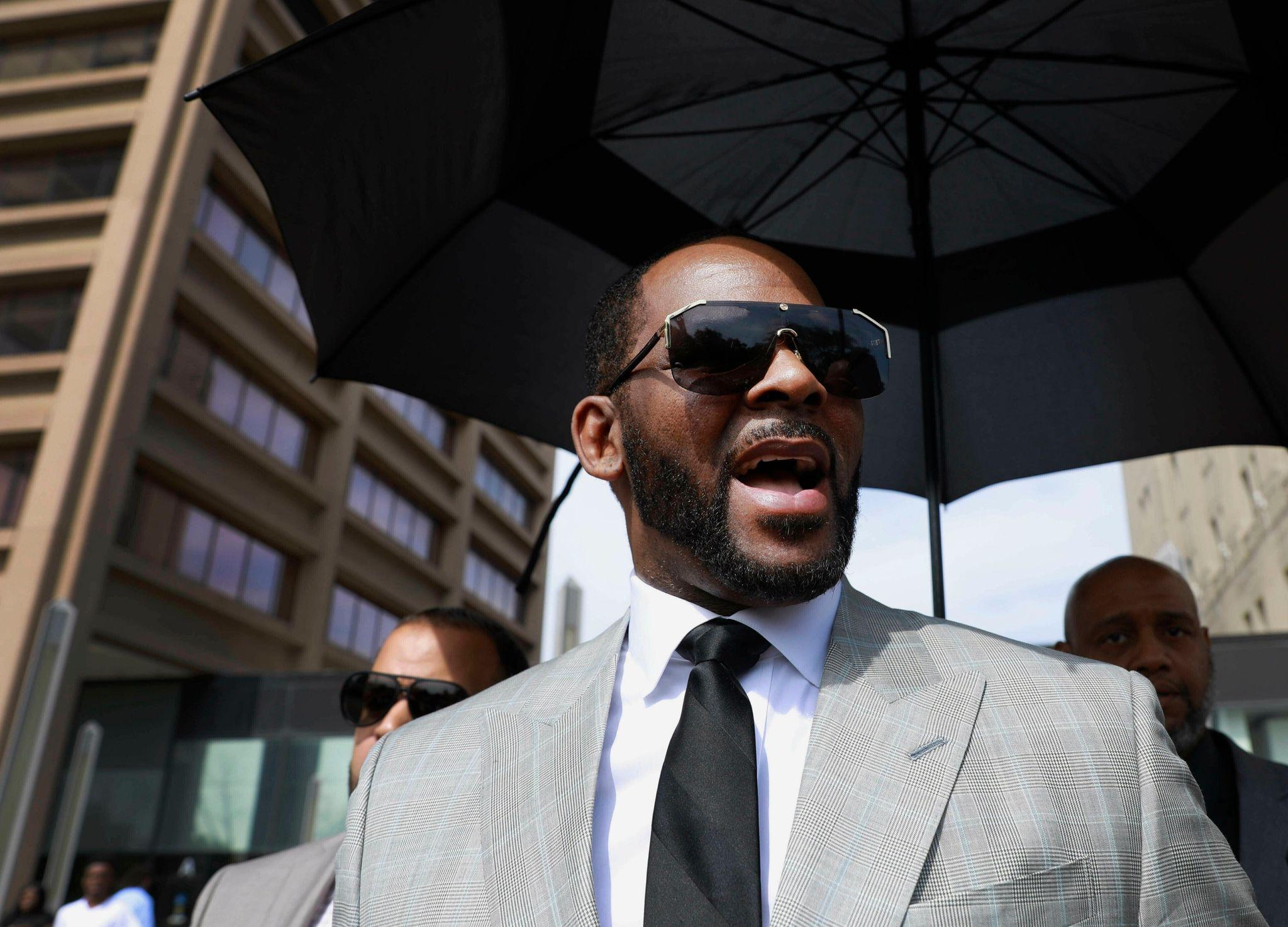 Berichte: Frau wirft R. Kelly "Hunderte" Male Missbrauch vor