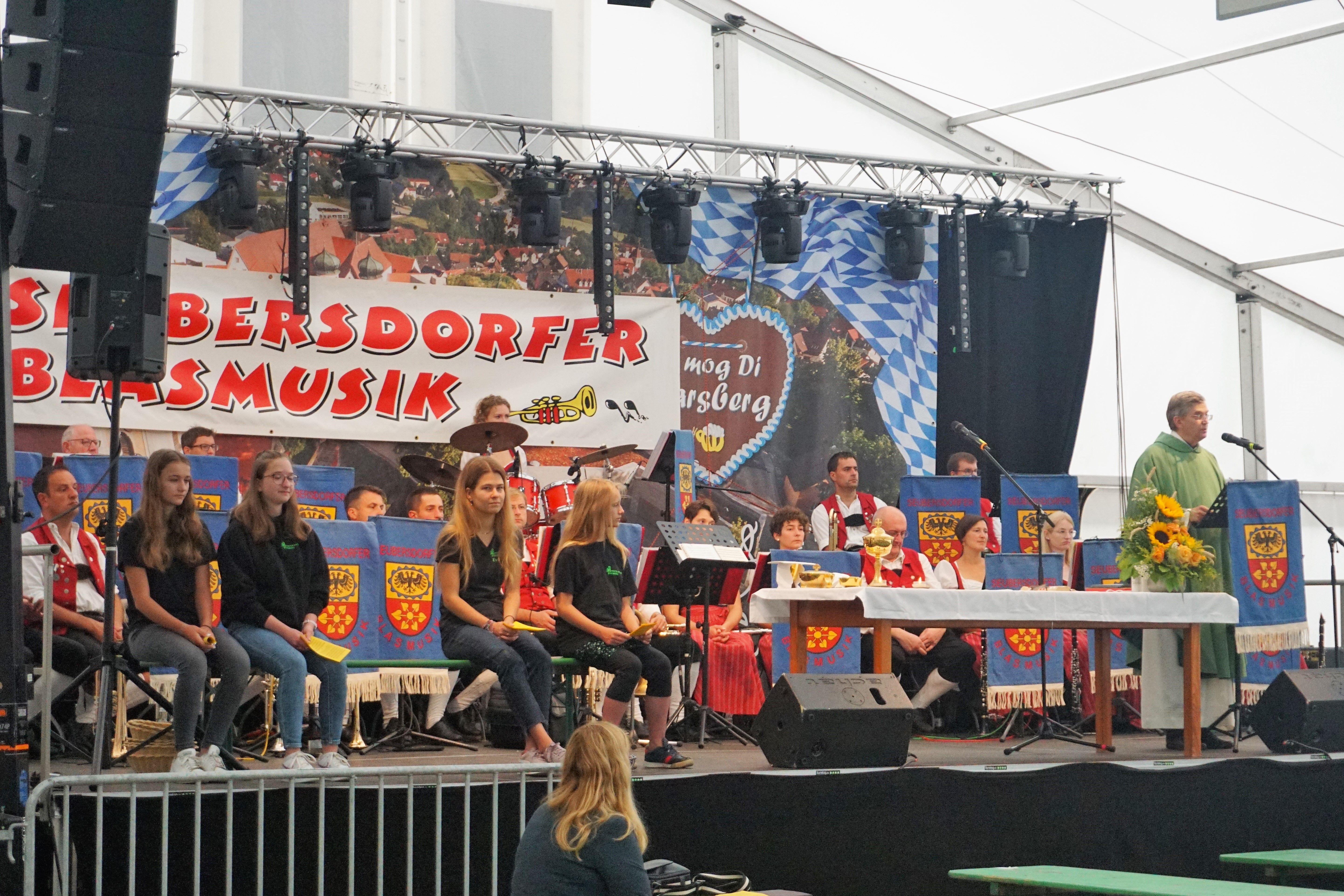 Die Parsberger erlebten ein stimmungsvolles Volksfest 2022