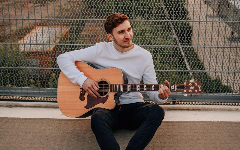 Musiker Jonas Hackner startet mit kantigem Pop