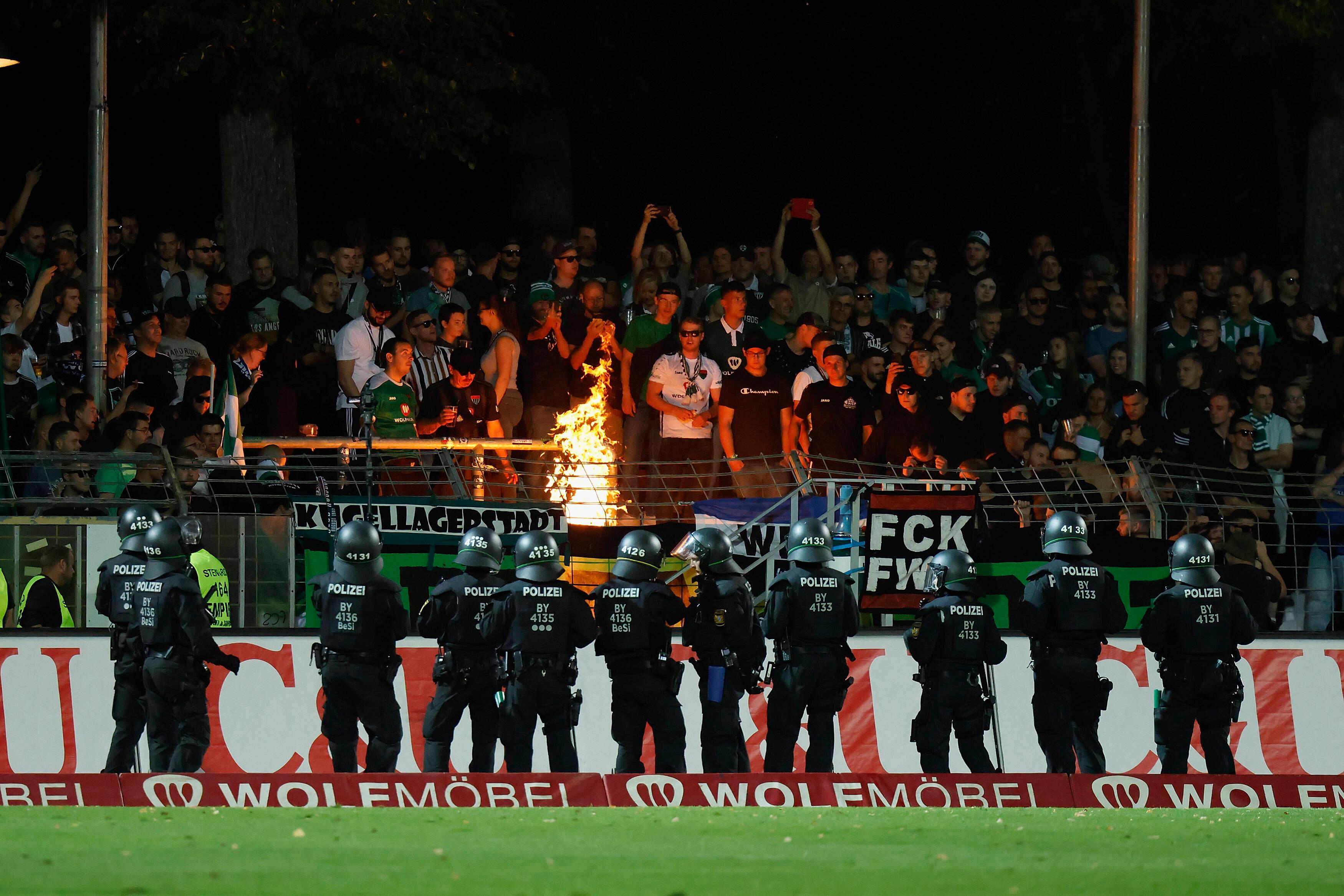Fußballspiel in Schweinfurt: Fans eskalierten während des Spiels
