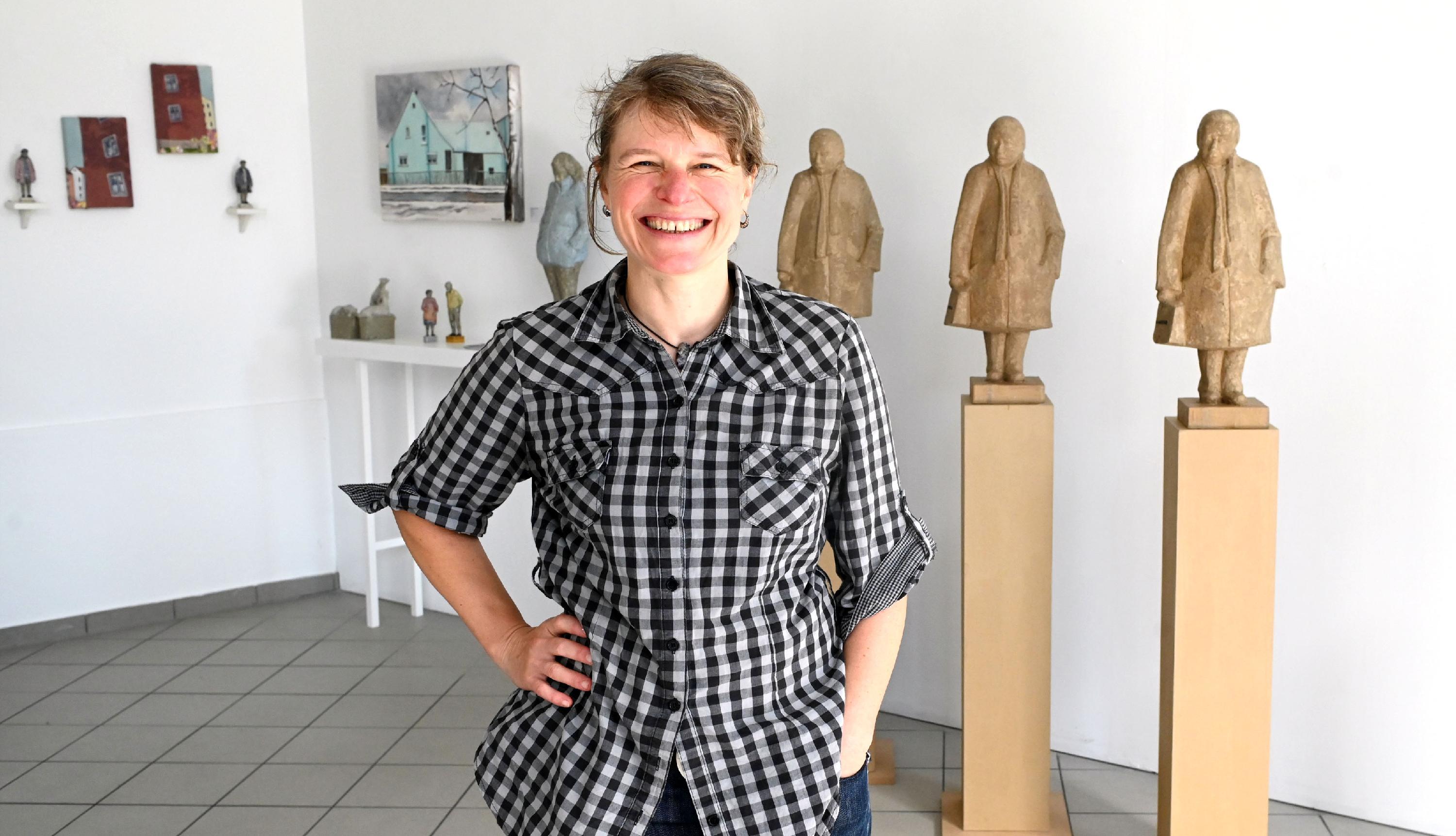 Kulturlokal Fürth: Eva Maria Mandok macht aus altem Papier zauberhafte ...