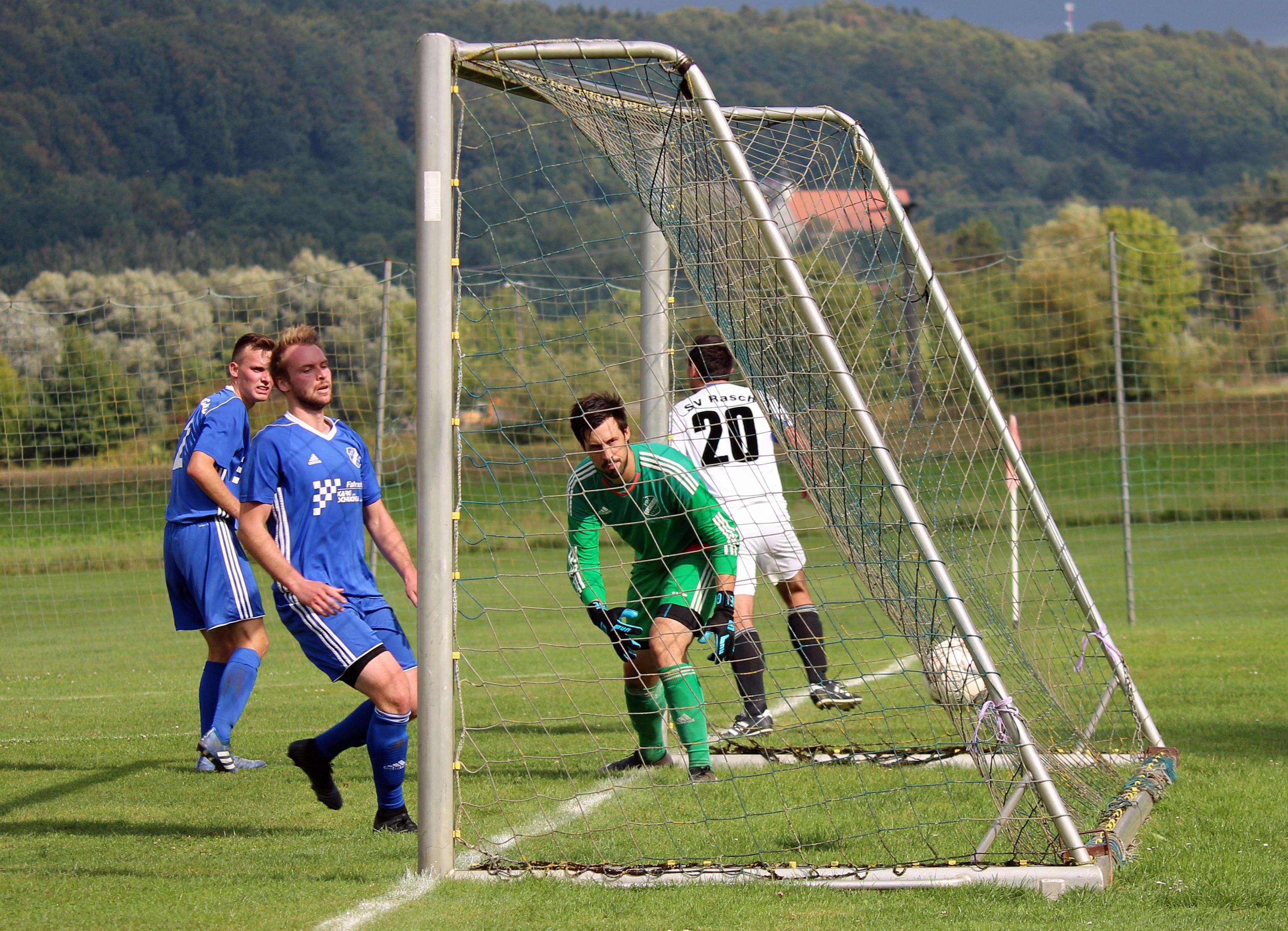 Ochenbrucks Siegesserie hält an, Rasch geht gegen Berngau baden