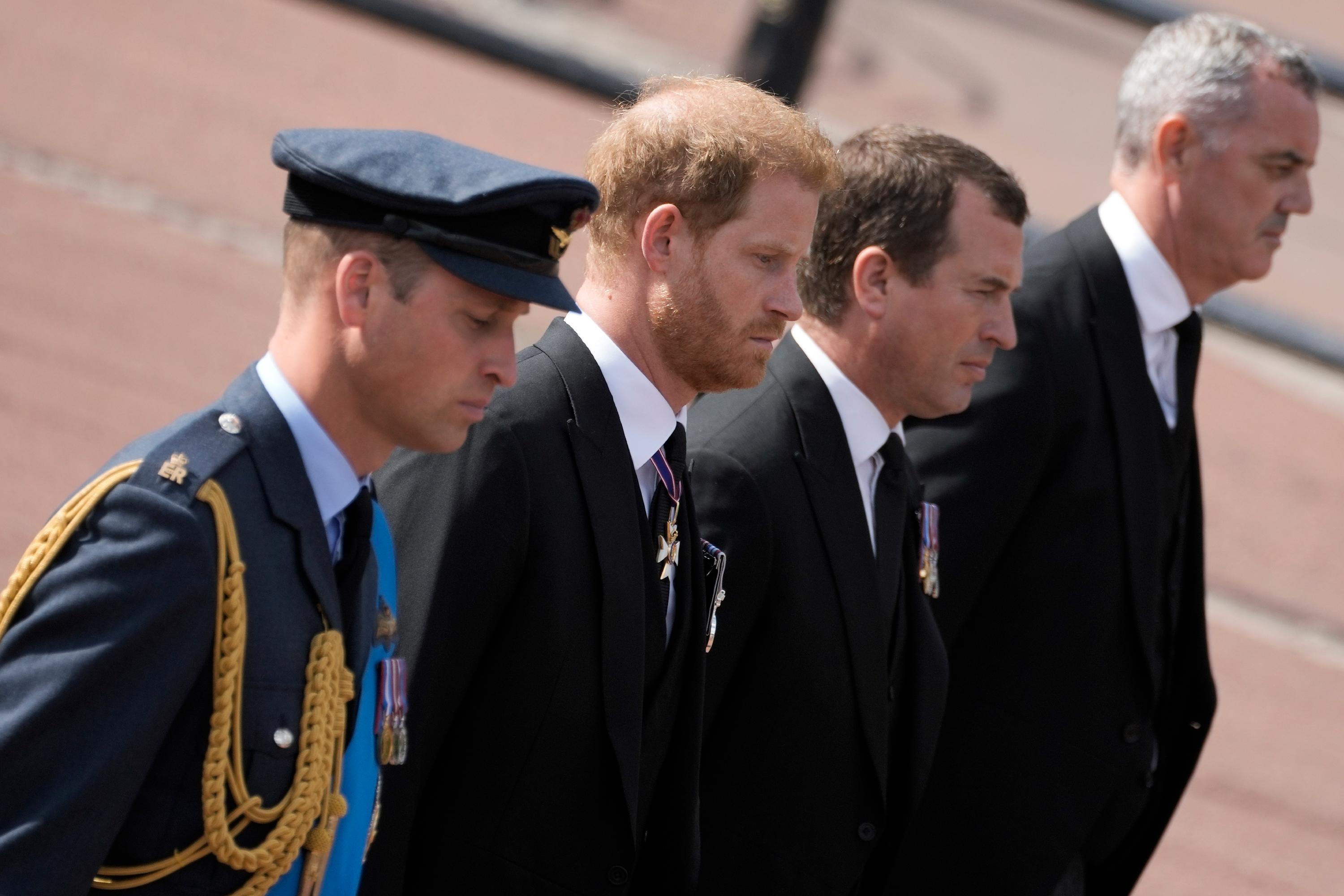 Pompöser Leichenzug: Zahlreiche Briten erweisen der Queen die letzte Ehre
