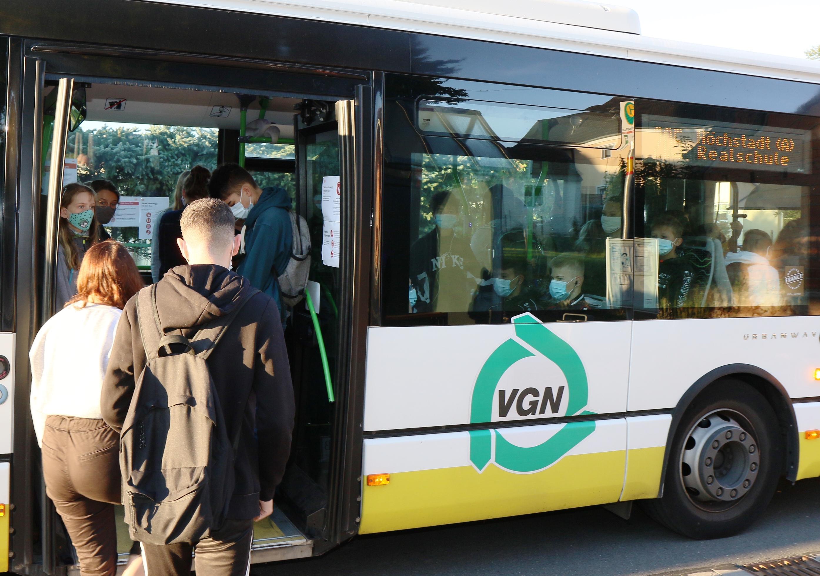 Preissteigerung beim VGN: In Bus und Bahn wird es 2024 teurer
