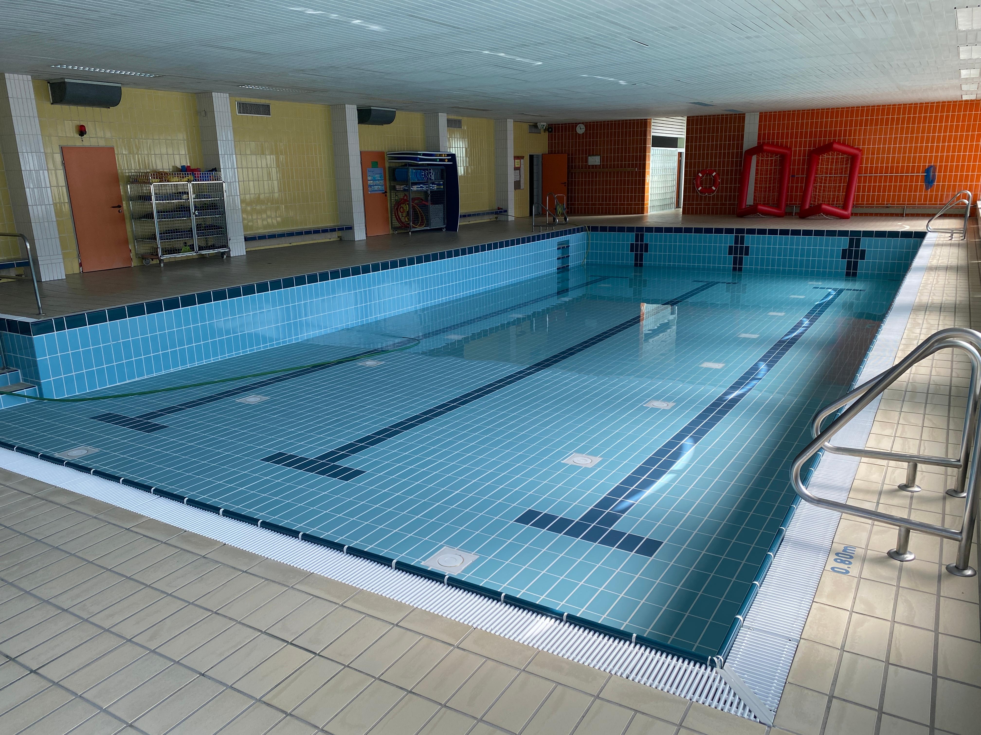 Lauf dreht die Wassertemperatur runter: Reichen 26 Grad für den Schulsport?