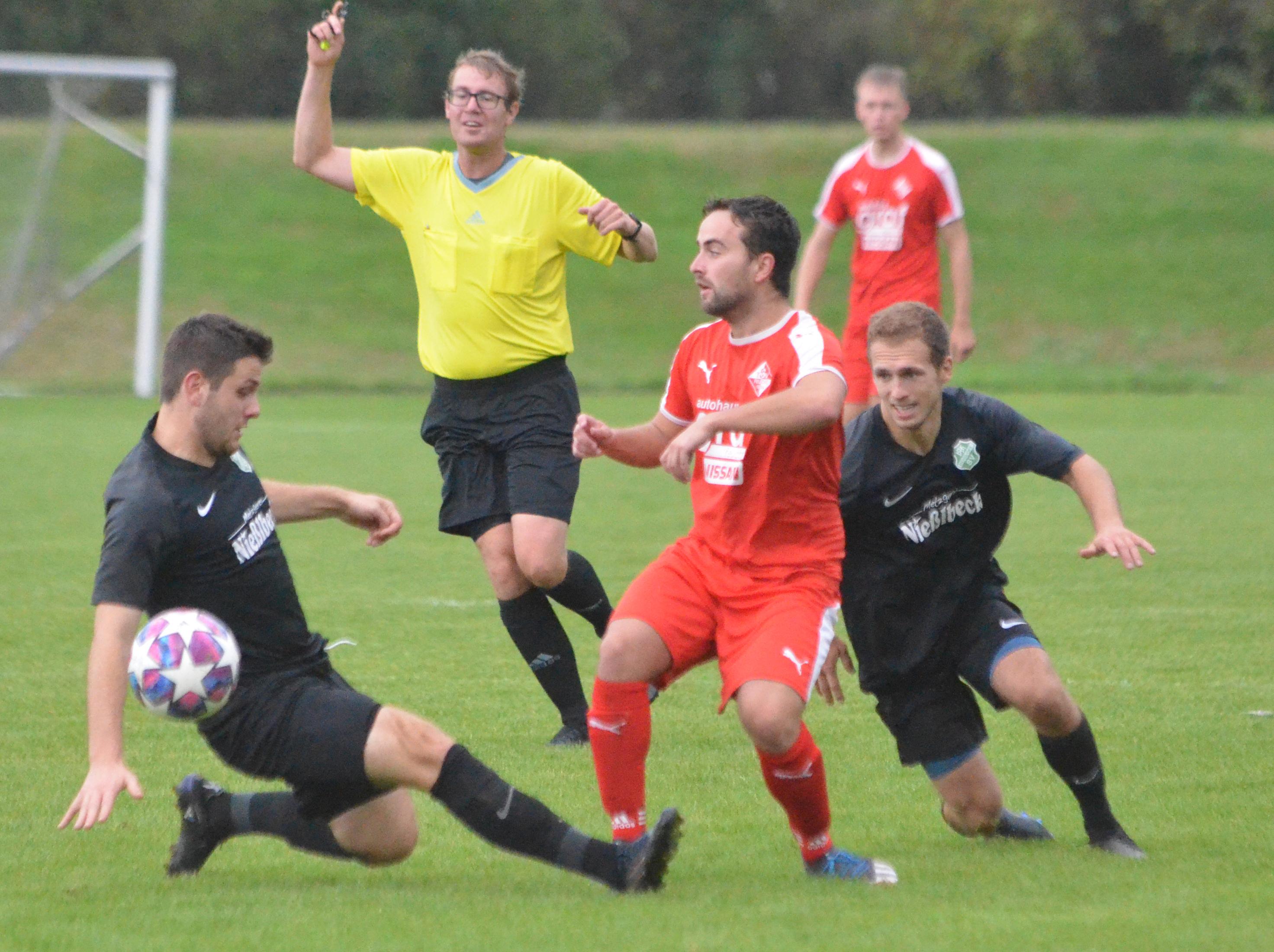 TSV Feucht unterliegt DJK SV Berg, Diepersdorf gewinnt das Derby in Lauf