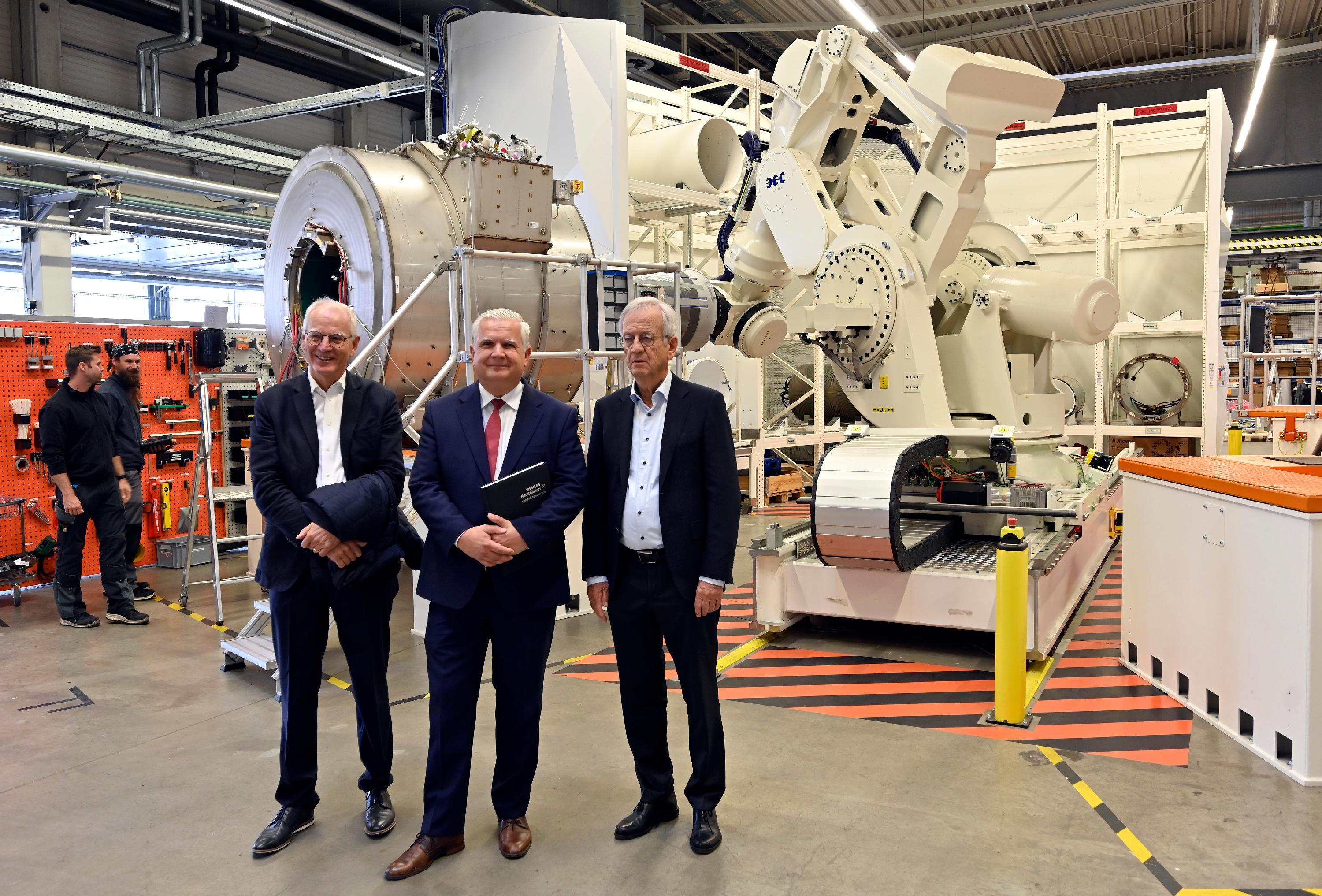 Hinter den Kulissen der Healthineers MR-Fabrik in Erlangen