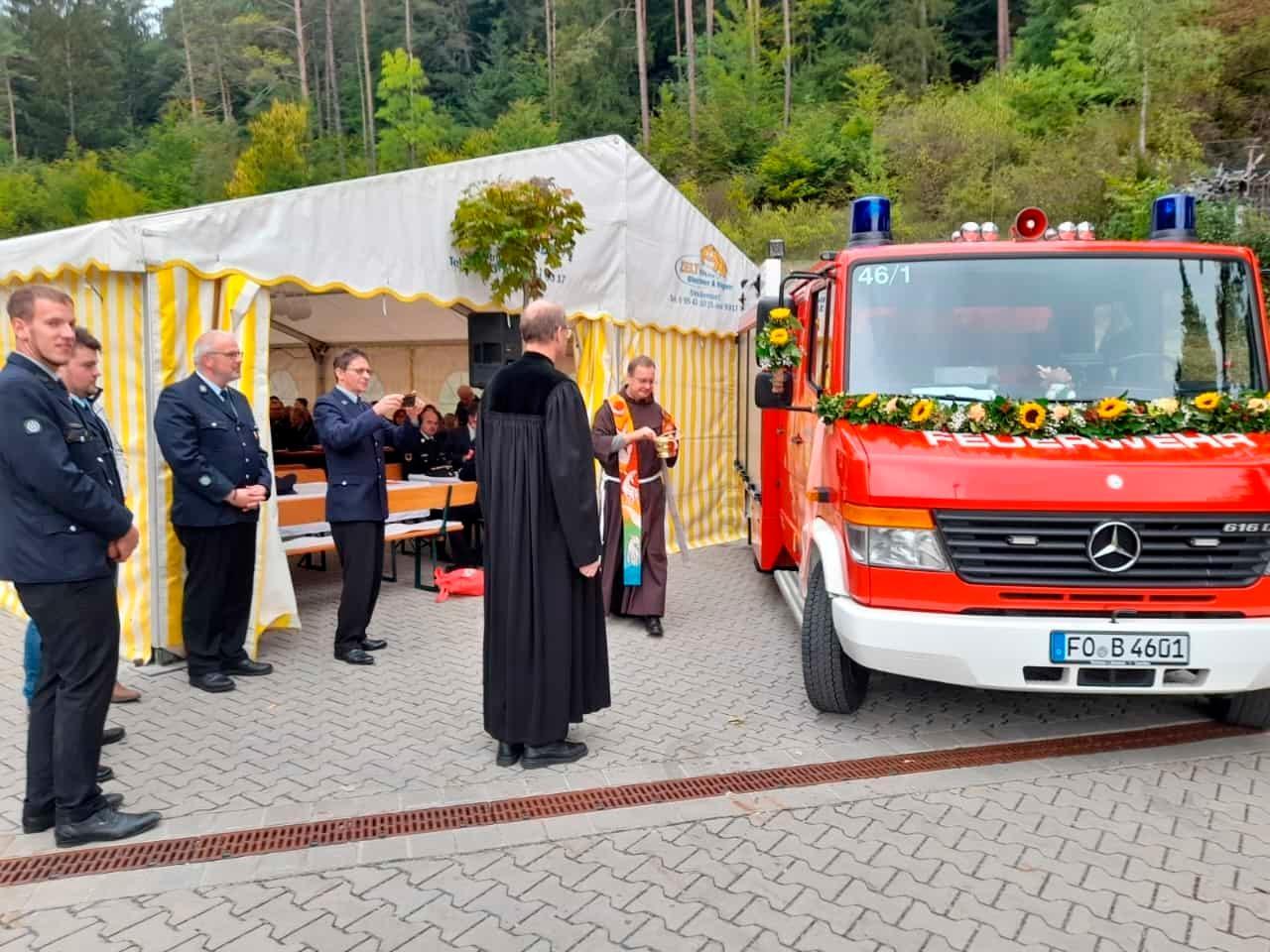 Schluss mit modriger Garage: Feuerwehr Behringersmühle weiht neues ...