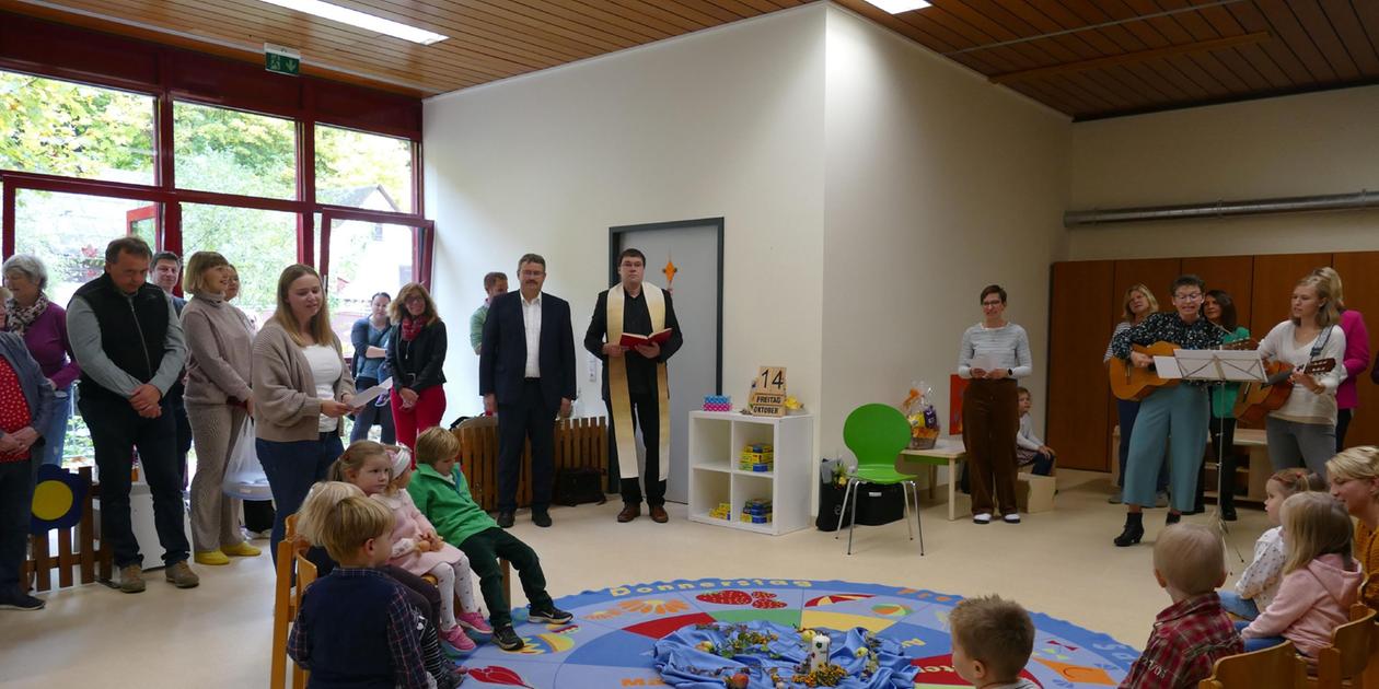 In nur zwei Monaten Bauzeit entstanden in der Grundschul-Aula neue Kita ... In nur zwei Monaten Bauzeit entstanden in der Grundschul-Aula neue Kita ...