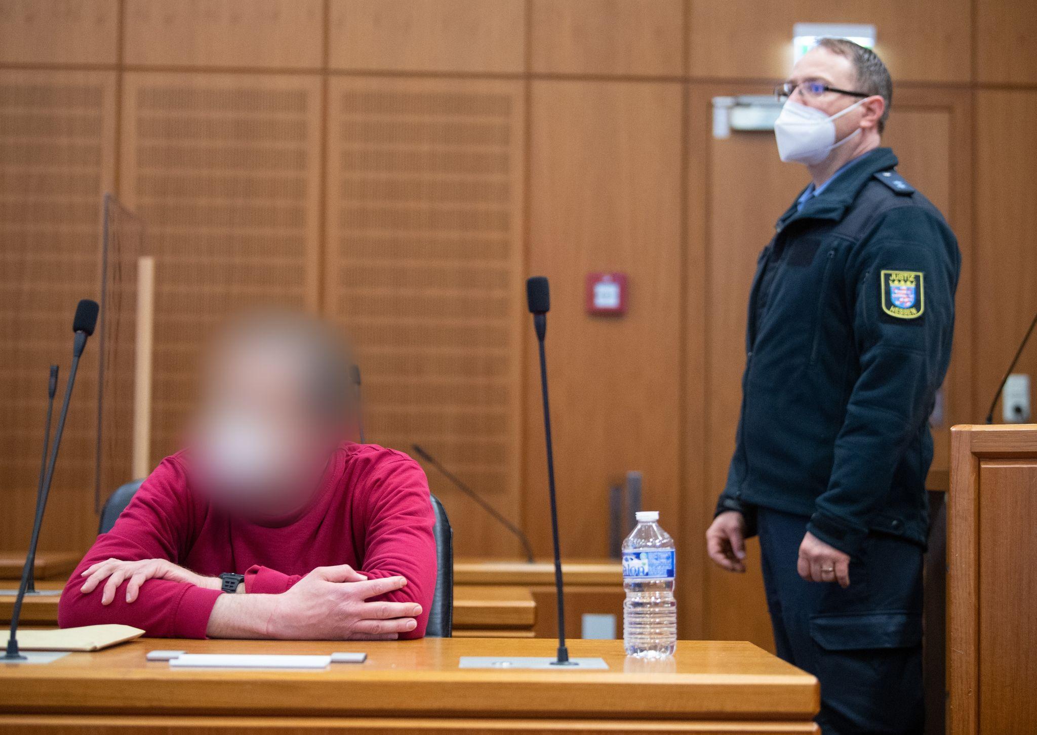 Siebeneinhalb Jahre Haft in "NSU 2.0"-Prozess gefordert | Nordbayern