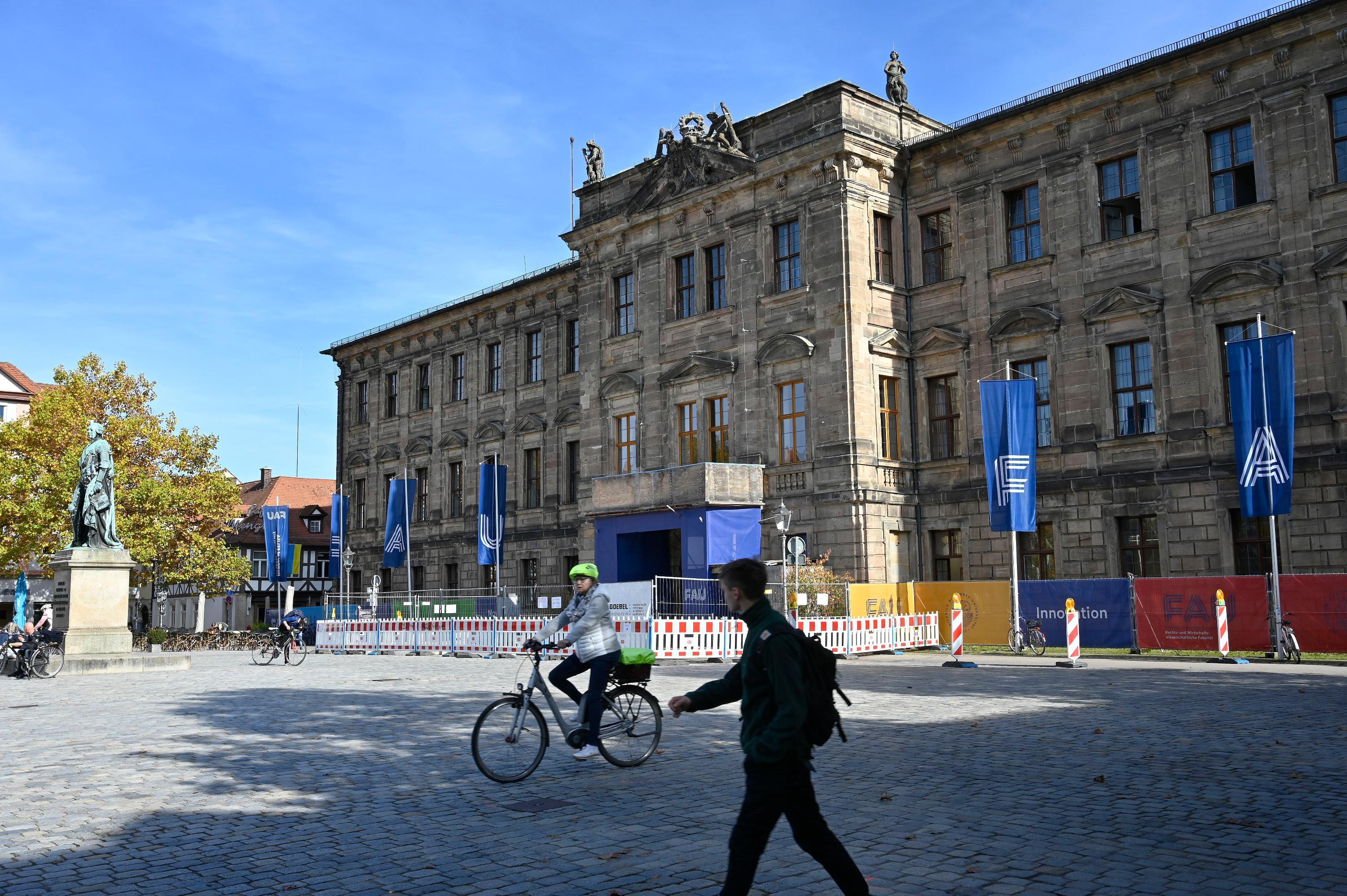 Erlangen: Generalsanierung des maroden Schlosses kann beginnen