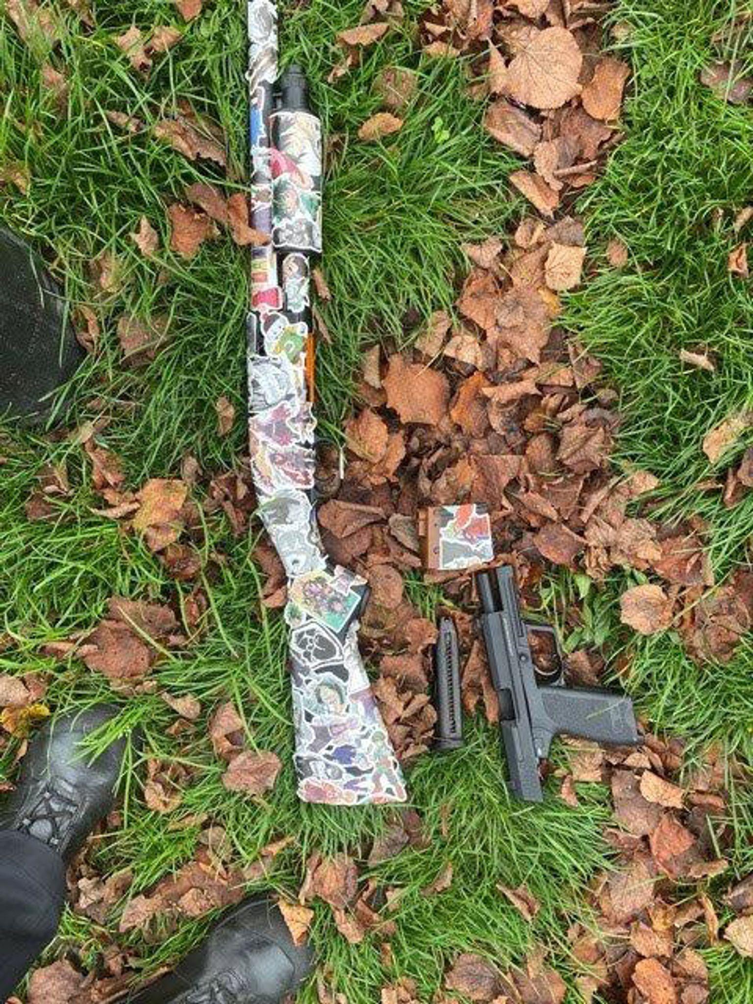 Verkleidung zu beängstigend: Polizei stoppt Kostümierte mit gezogener ...