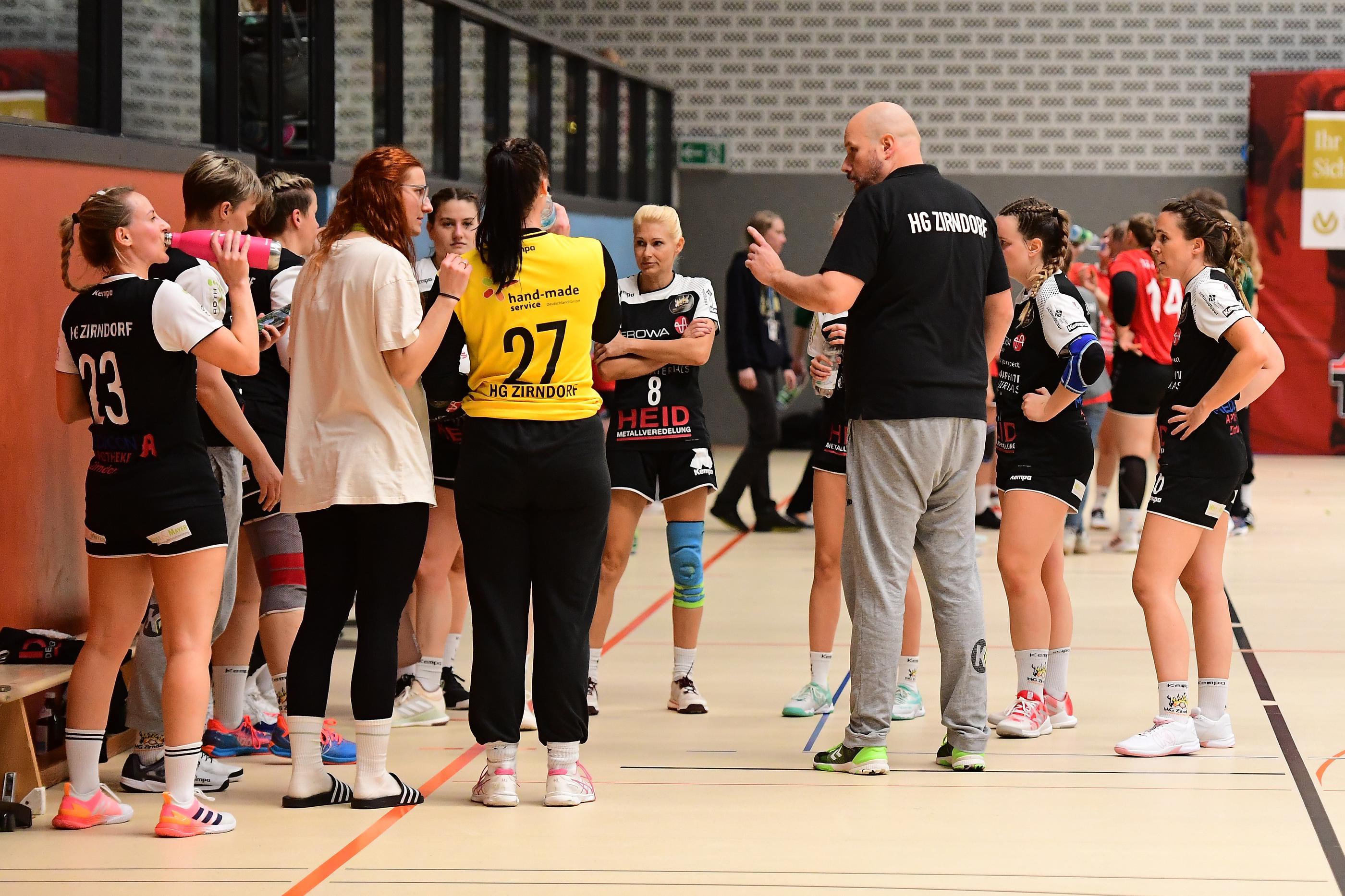 Roßtal - HG Zirndorf II 17:26 - Das Handball-Derby in Bildern