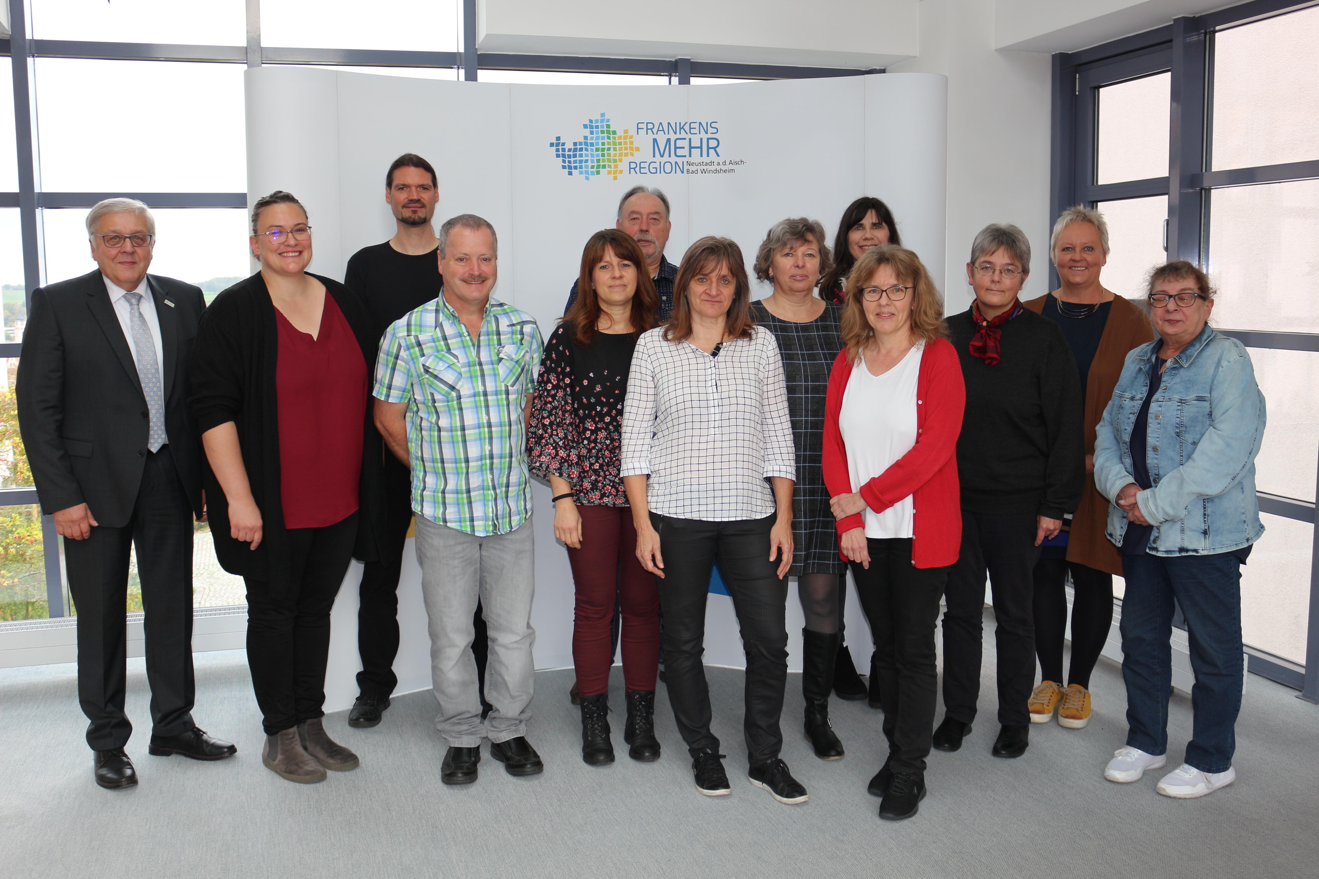 Landrat Helmut Weiß ehrt langjährige Mitarbeiterinnen und Mitarbeiter