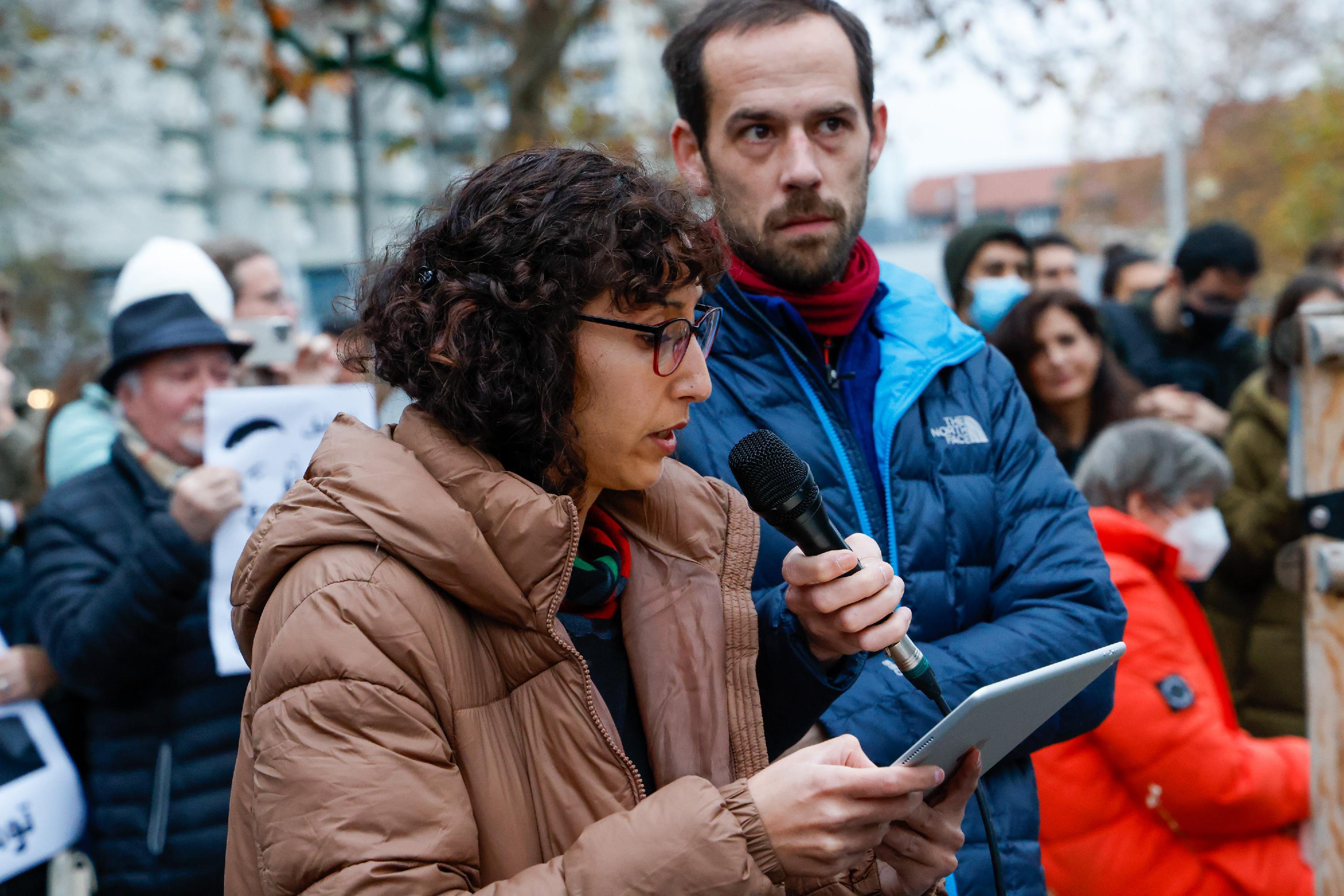 Emotionale Kundgebung auf dem Besiktasplatz: So zeigt Erlangen ...